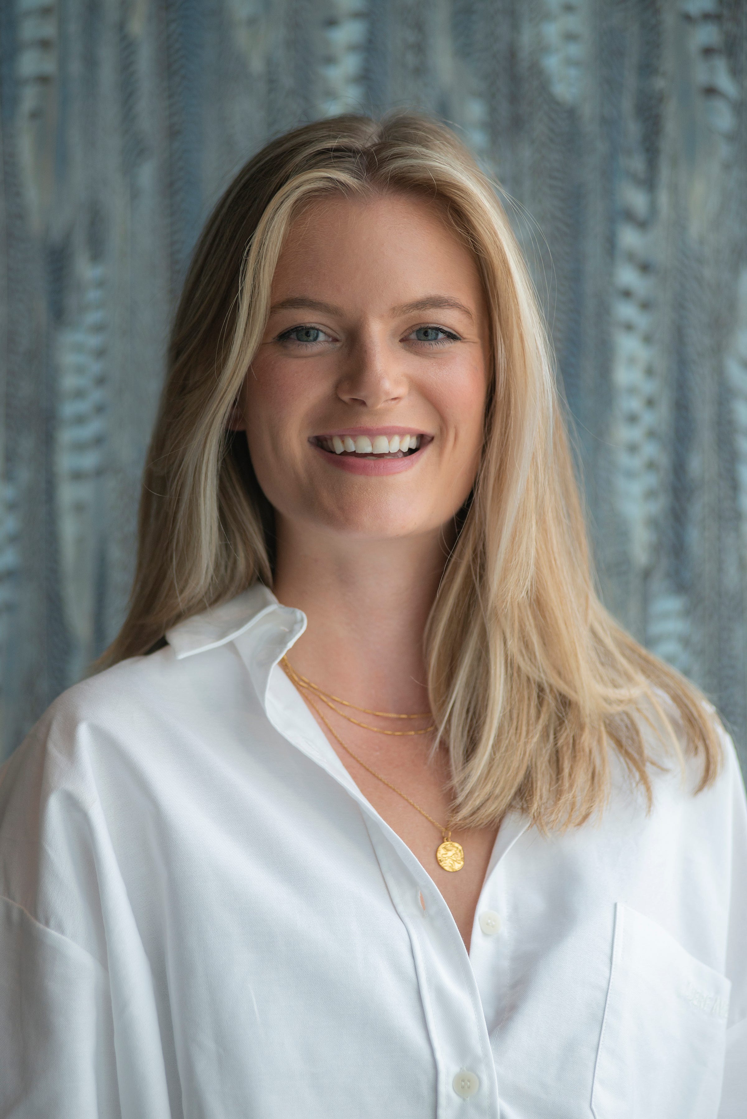 Nina Anderson – Medium