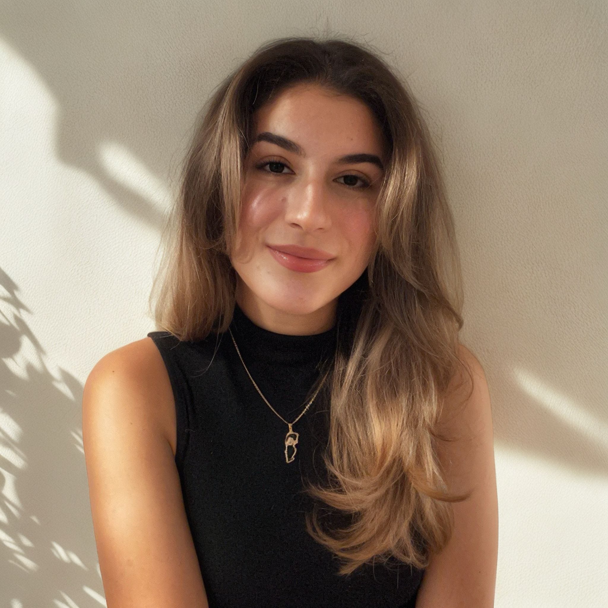 Layal Beyhum – Medium