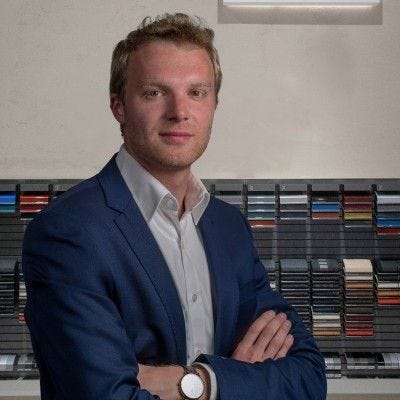 ROLAND KARSAI – Medium