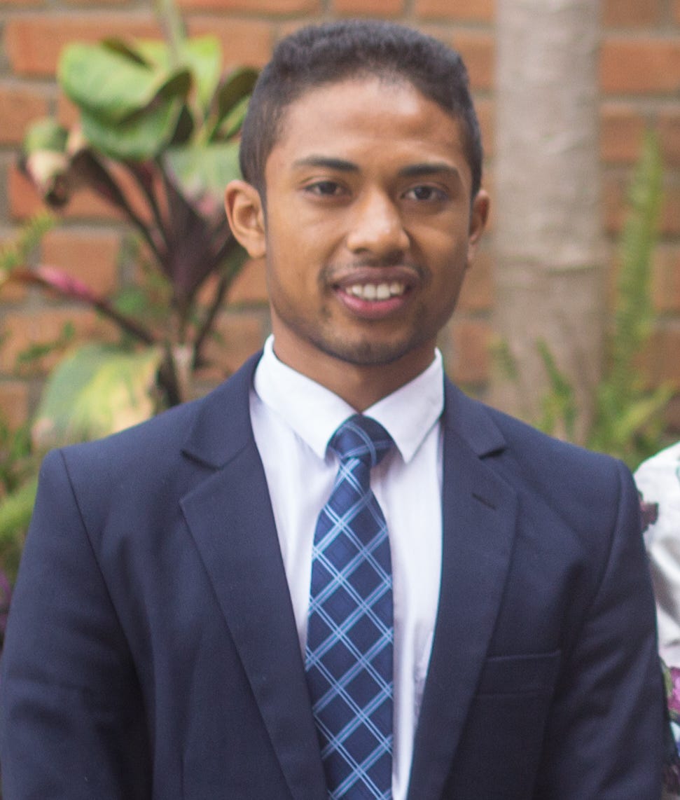 Pety Ialimijoro – Medium