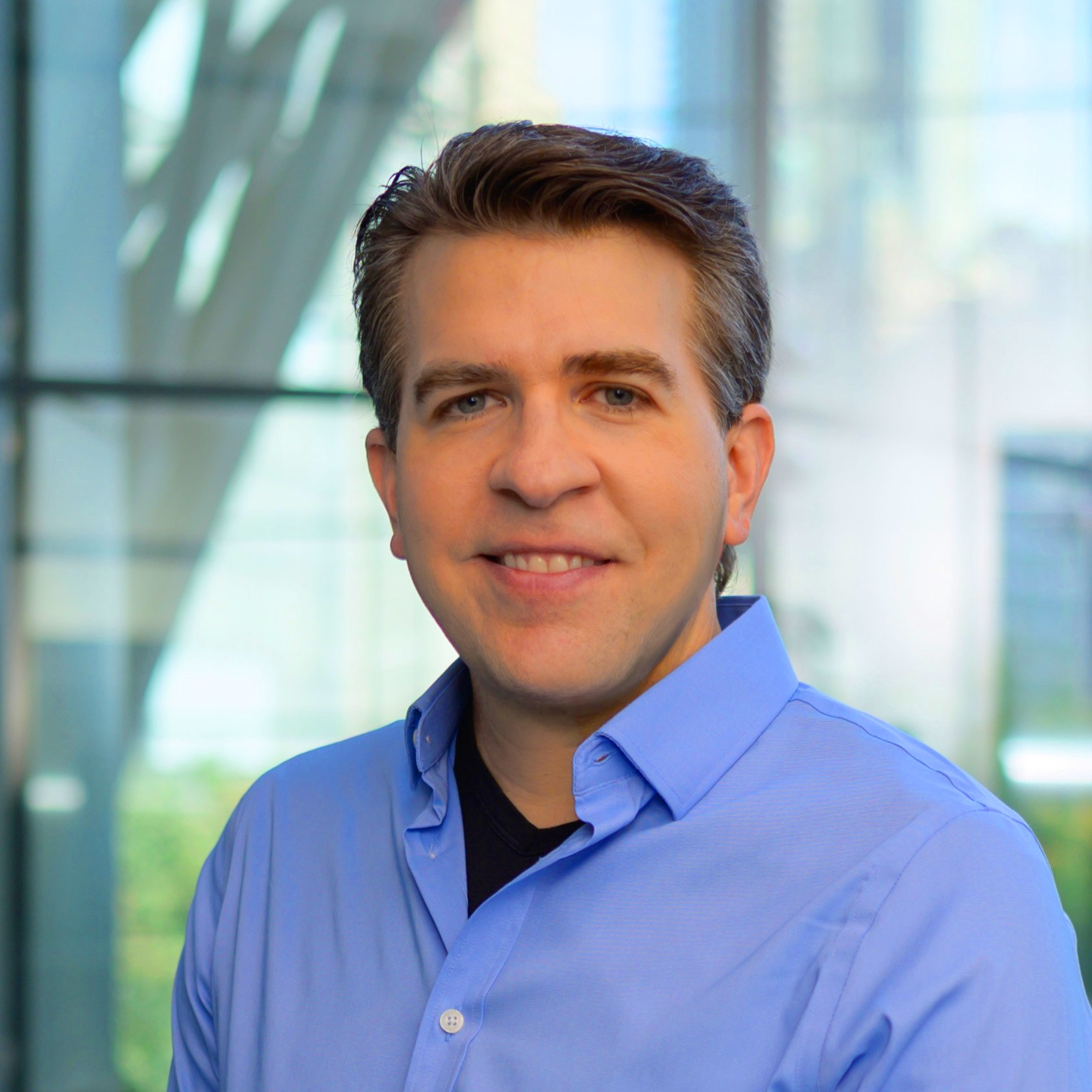Aaron Travis – Medium