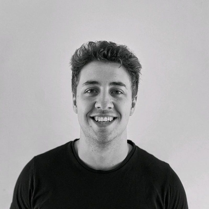 Max De Burnay – Medium
