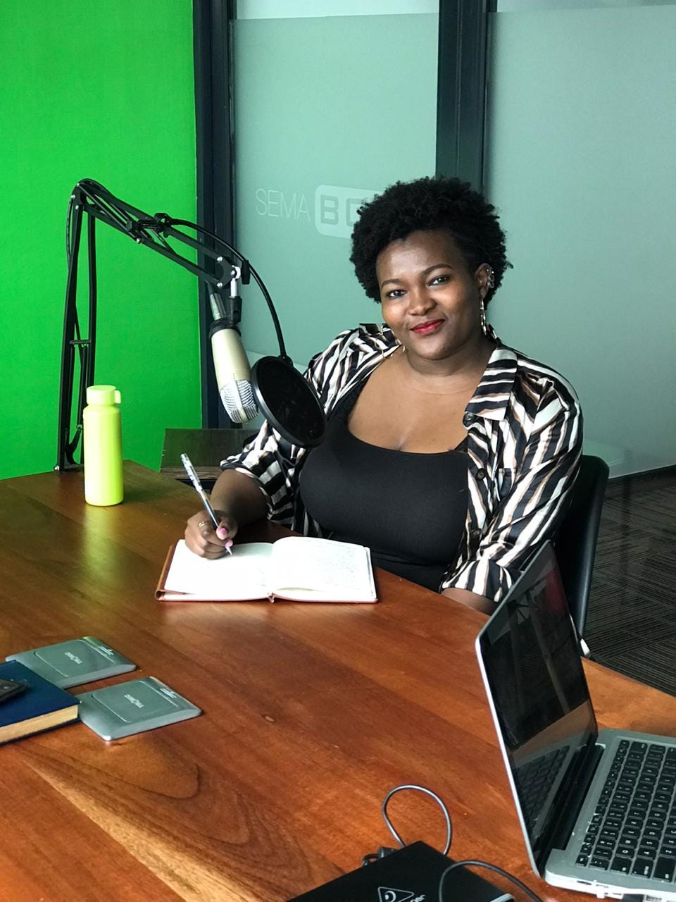 Shiru Waweru – Medium