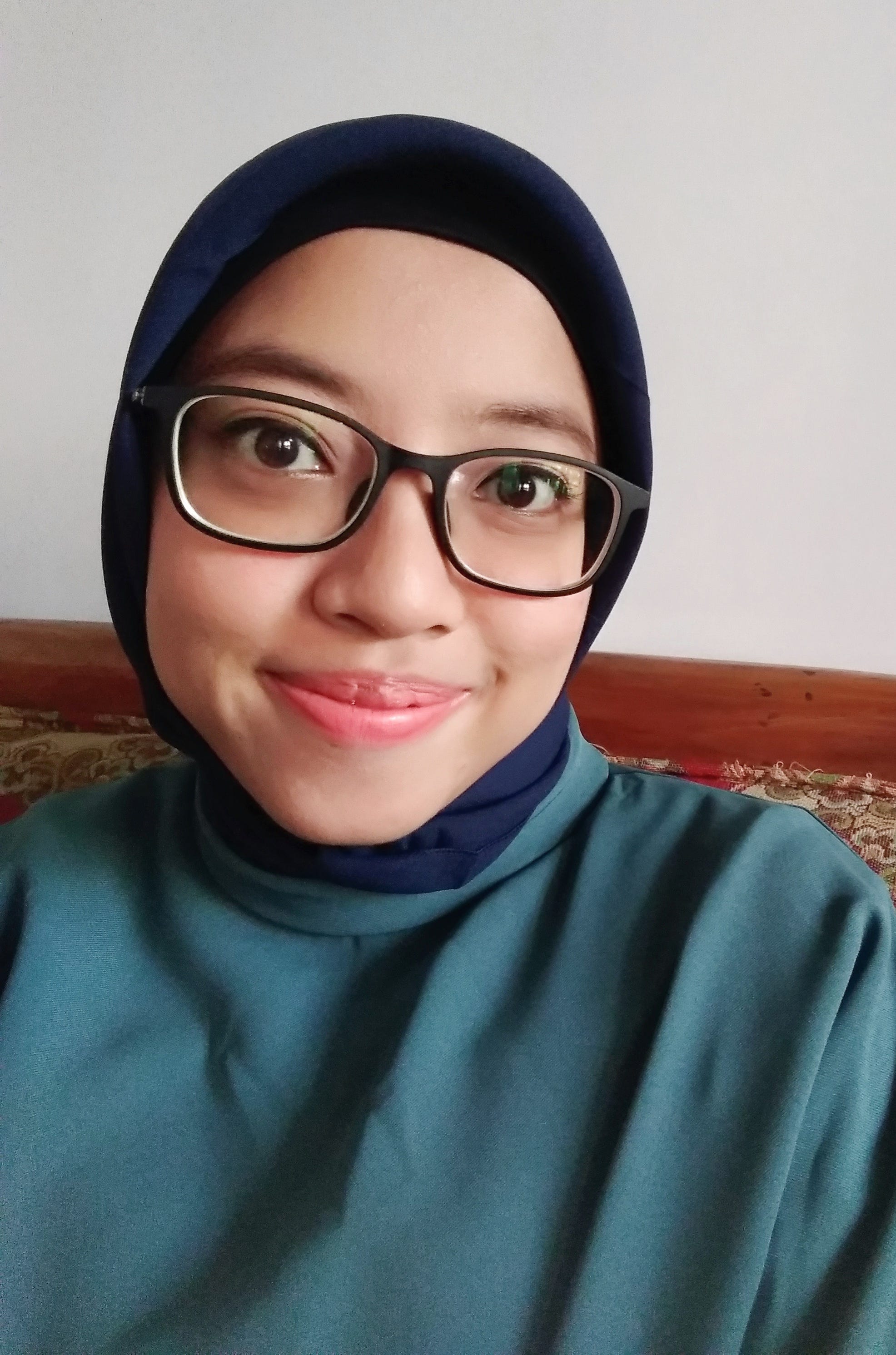 Dewi Cahyanti – Medium