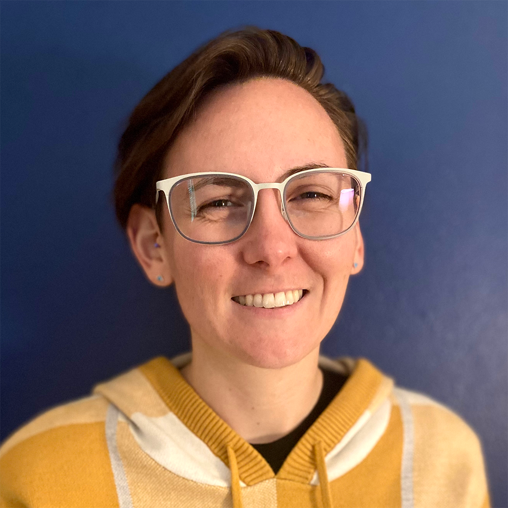Amanda Spence – Medium