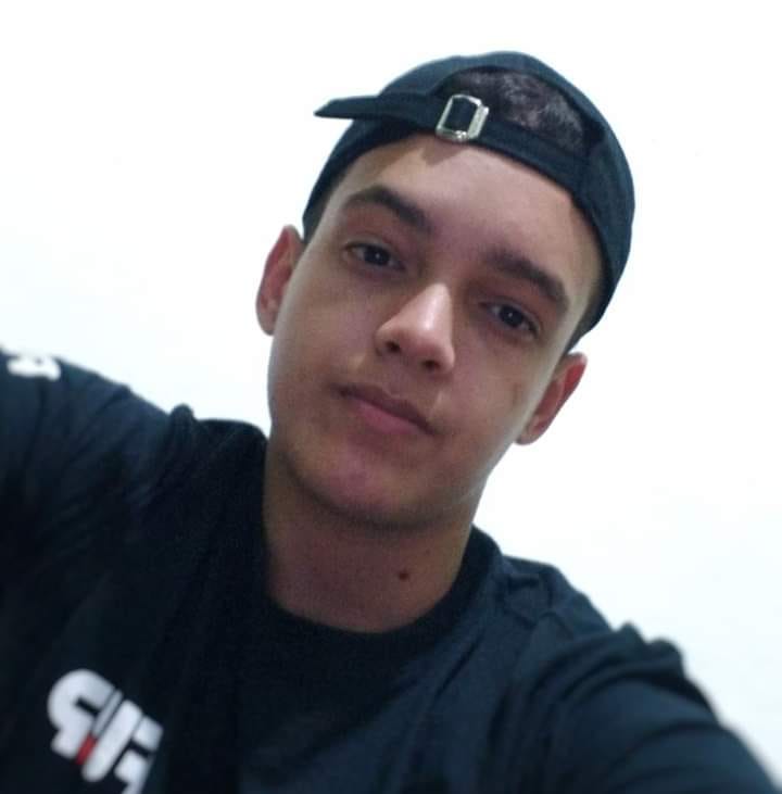 Jonathan Freire – Medium