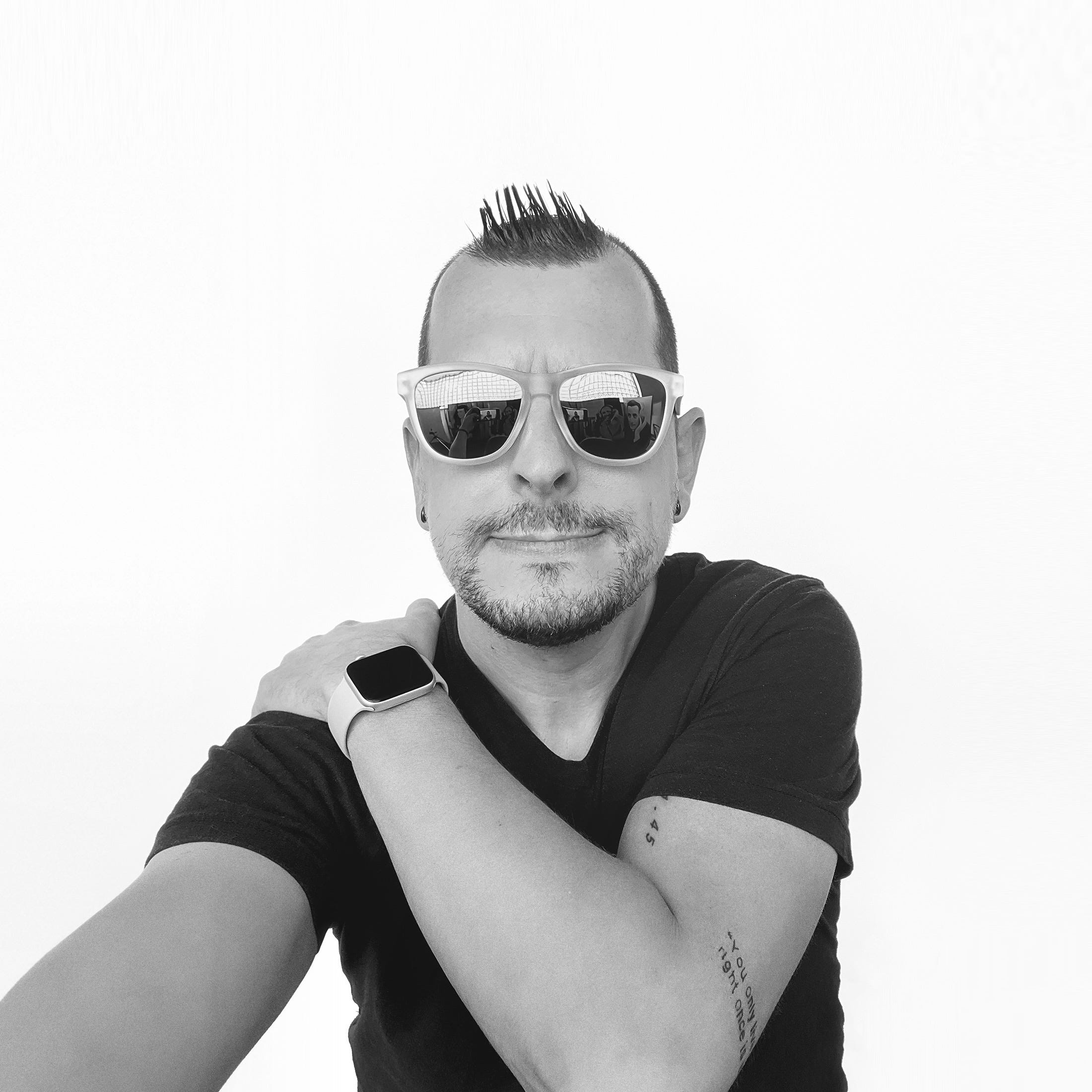 Martin Moore – Medium