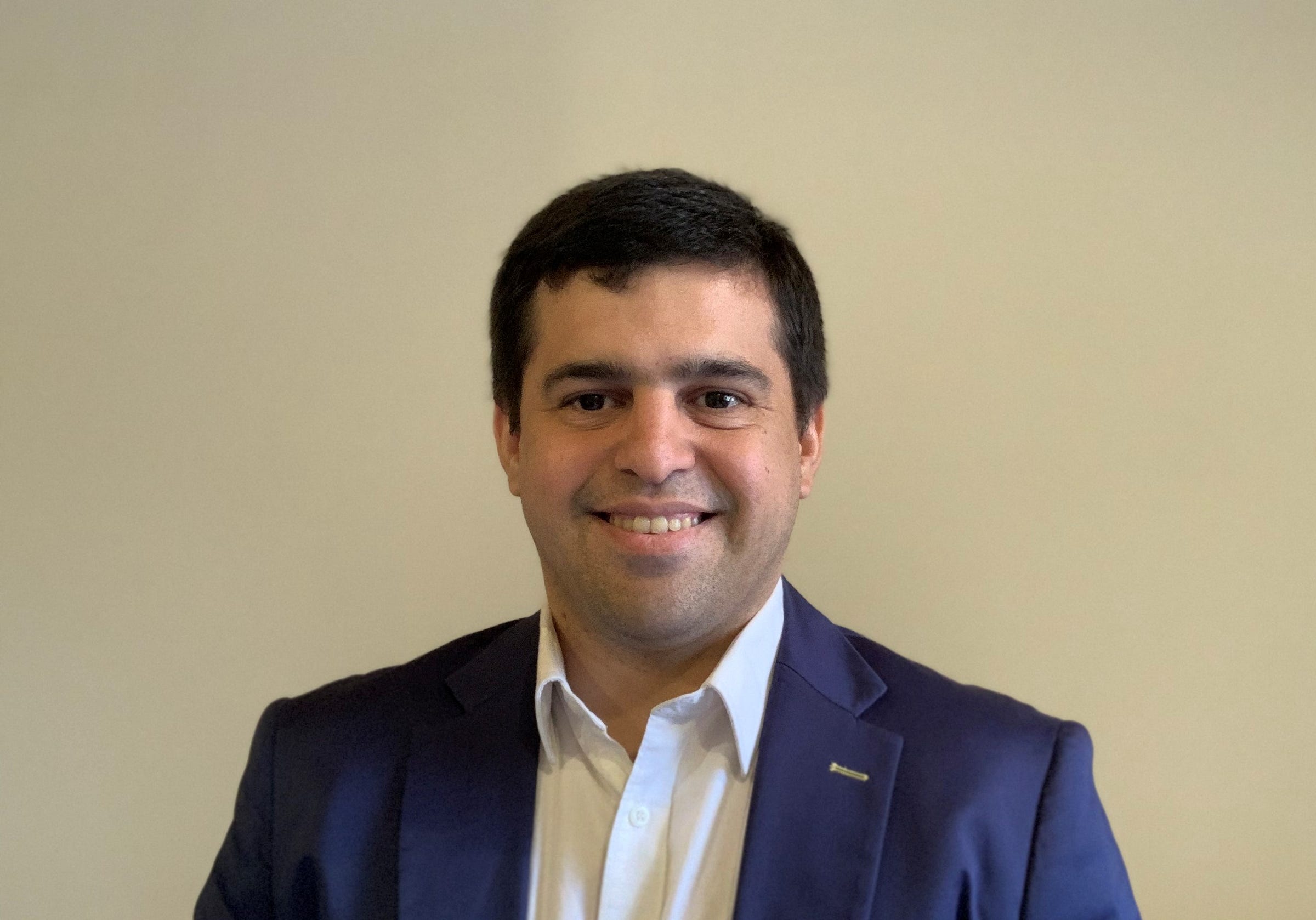 Alejandro Talia – Medium