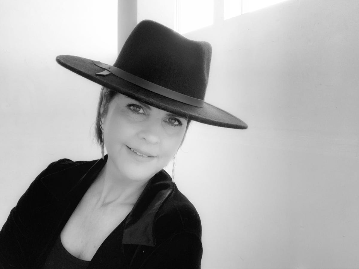 Zayra Yves – Medium