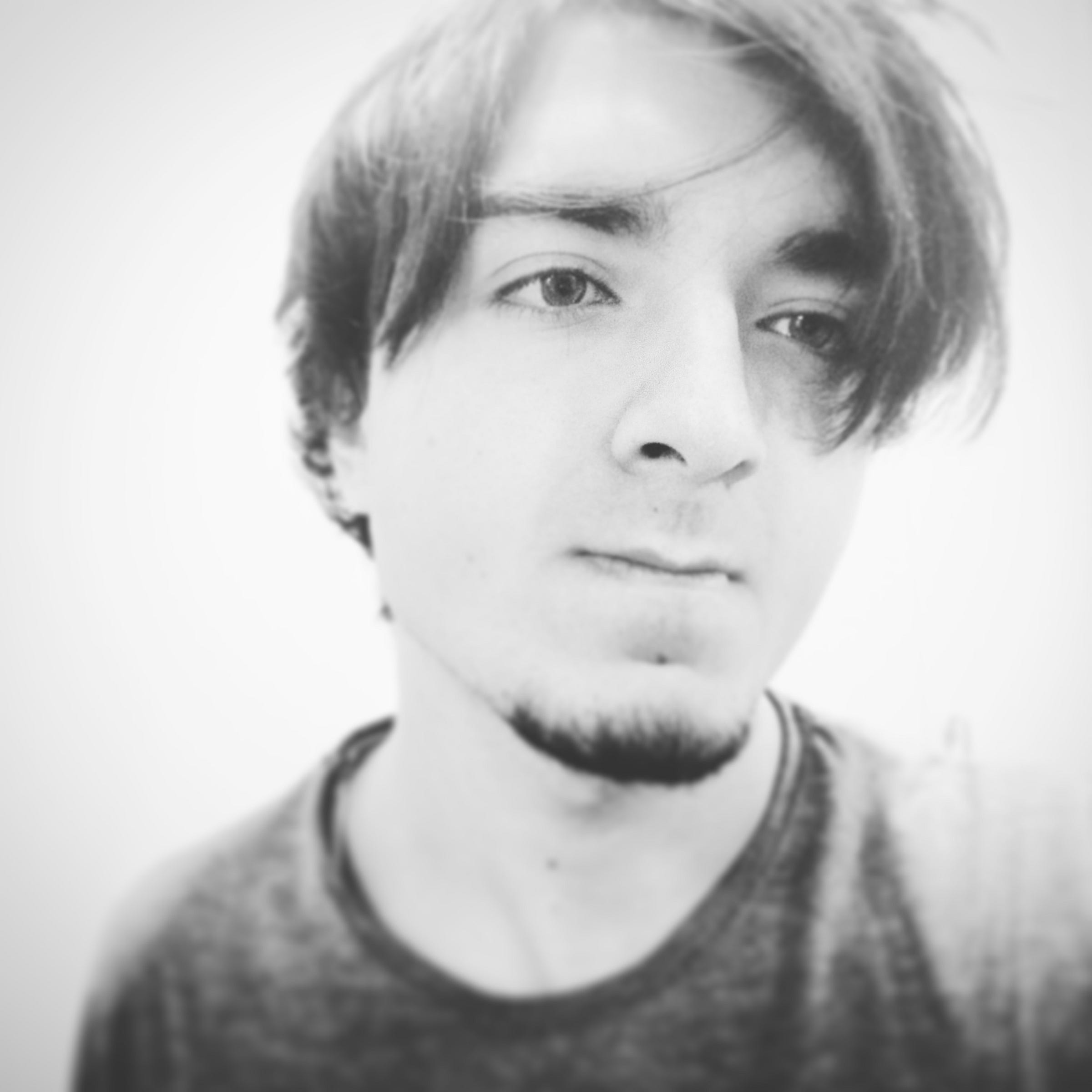 Emre Bahar – Medium