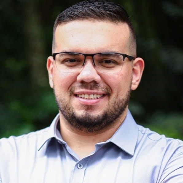Mateus Moraes – Medium