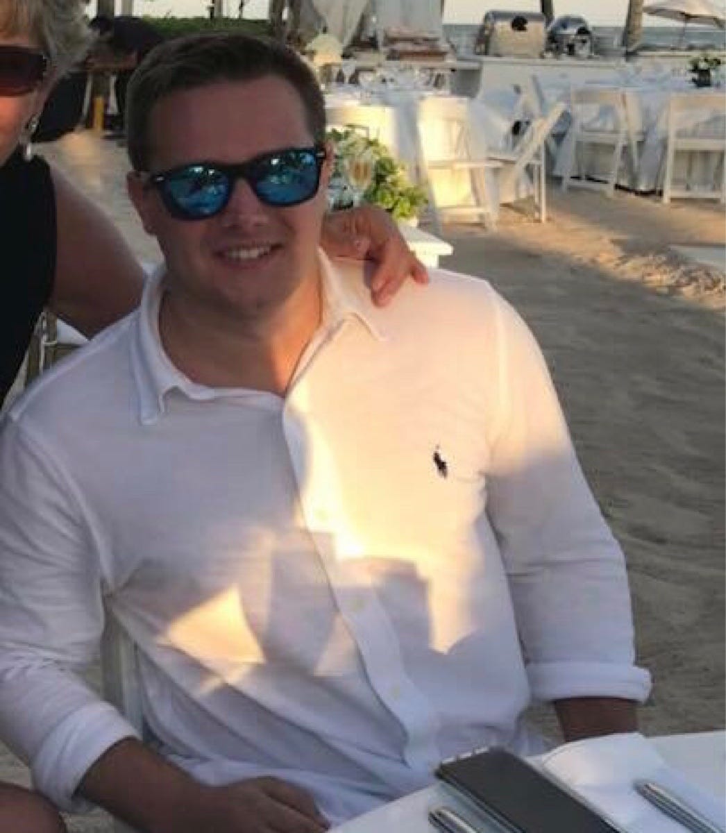 Scott Maronic – Medium