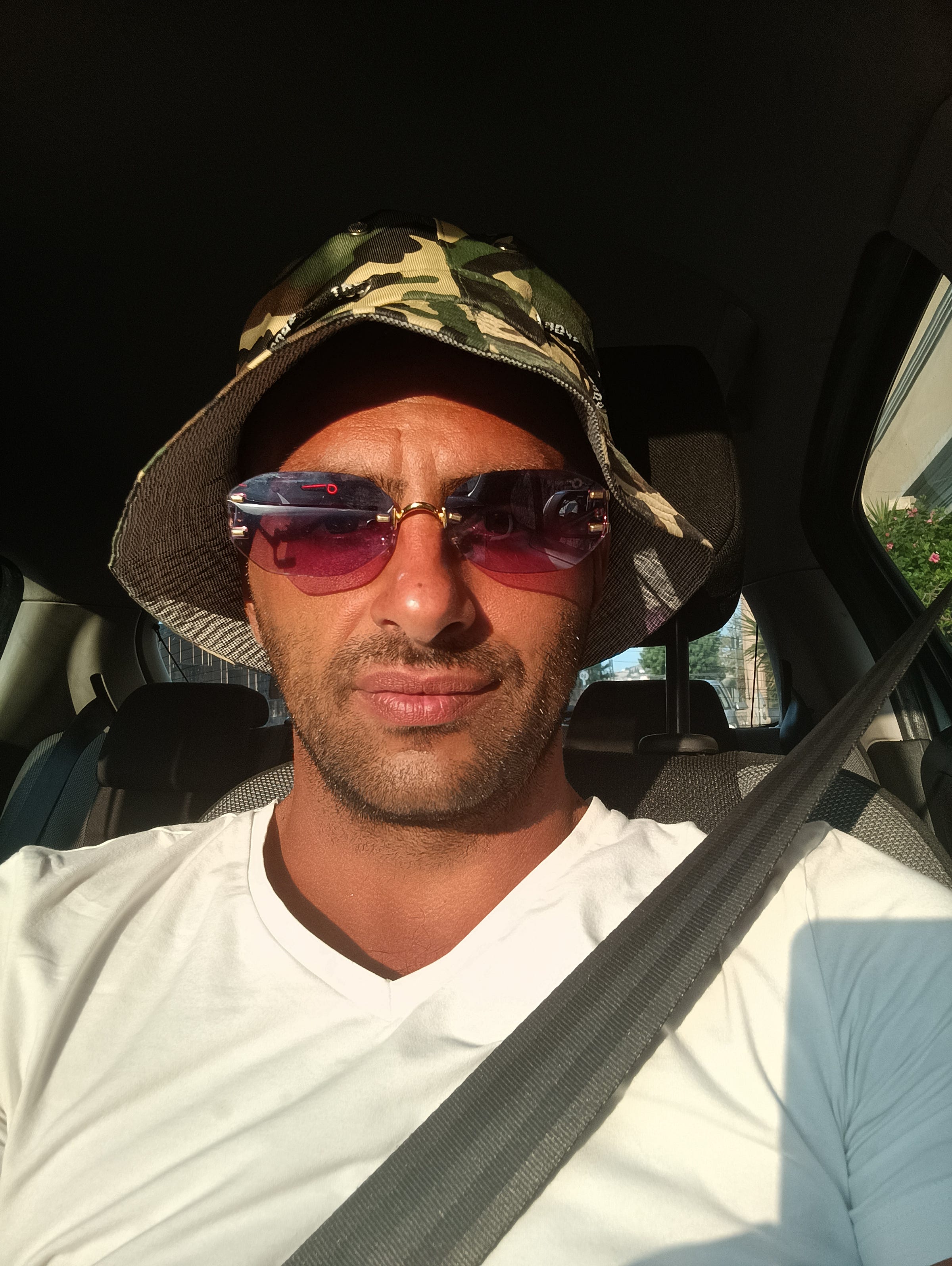 Mishel Qyrana – Medium