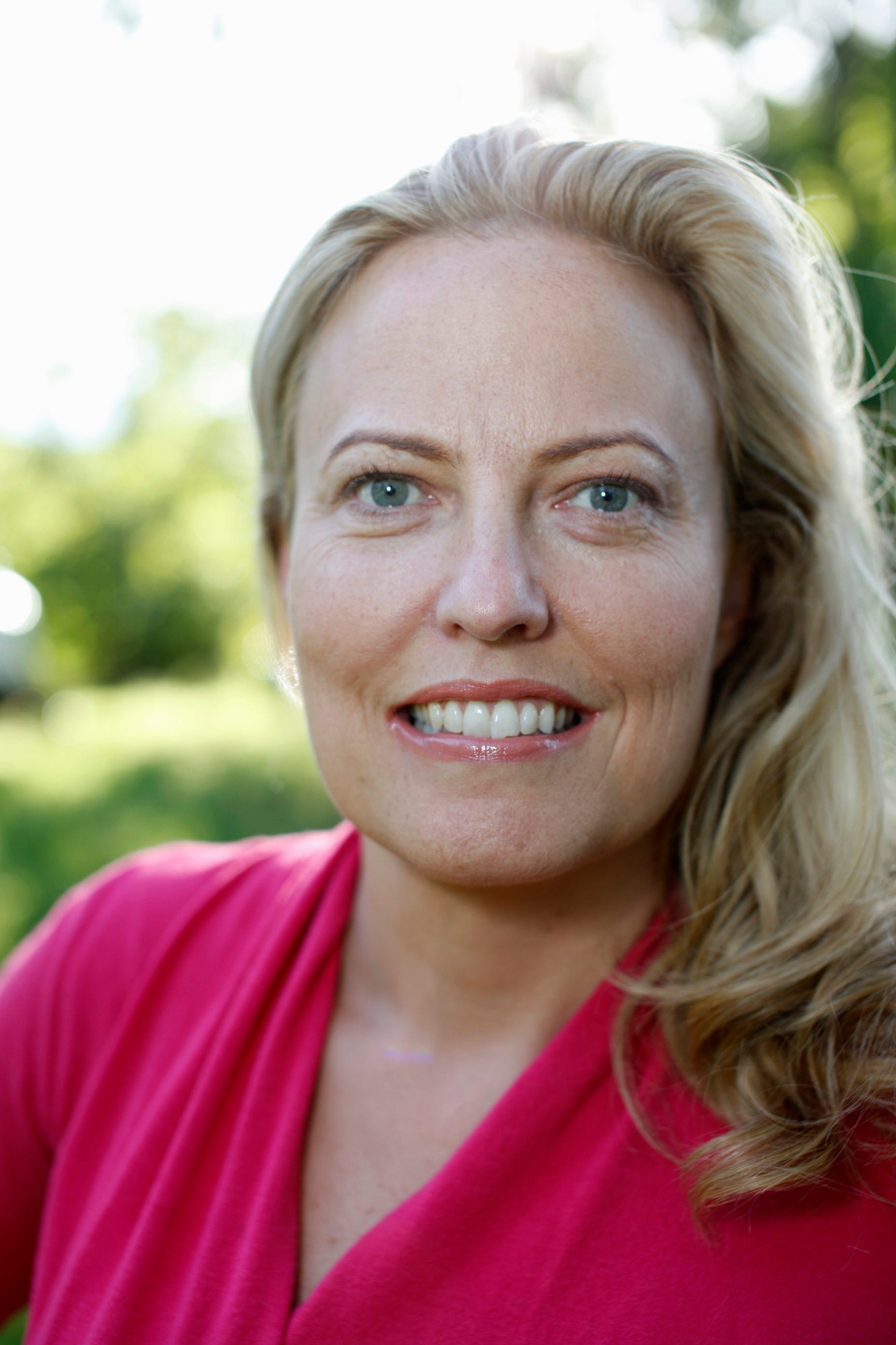 Erin Kelly – Medium