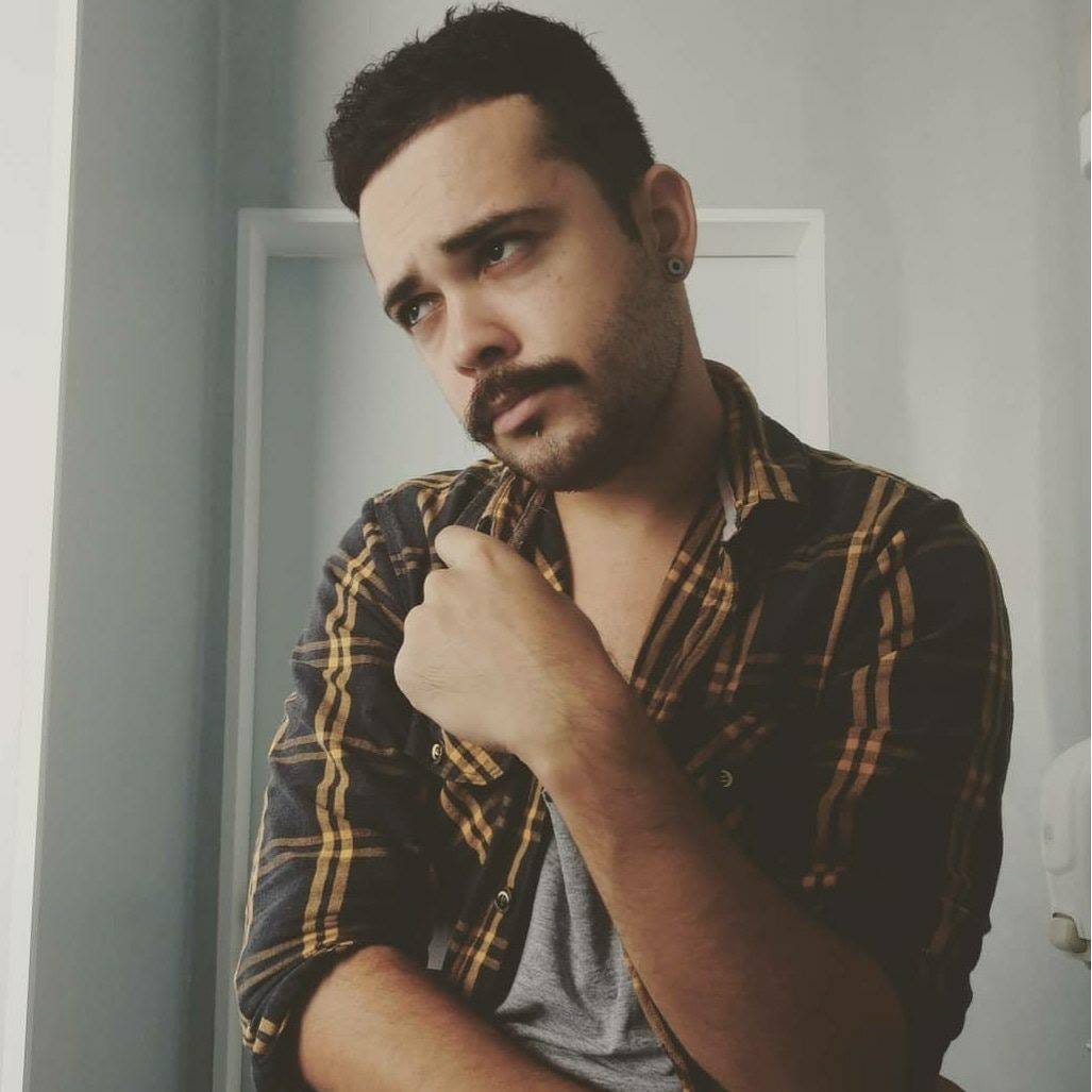 Ivan de Melo – Medium
