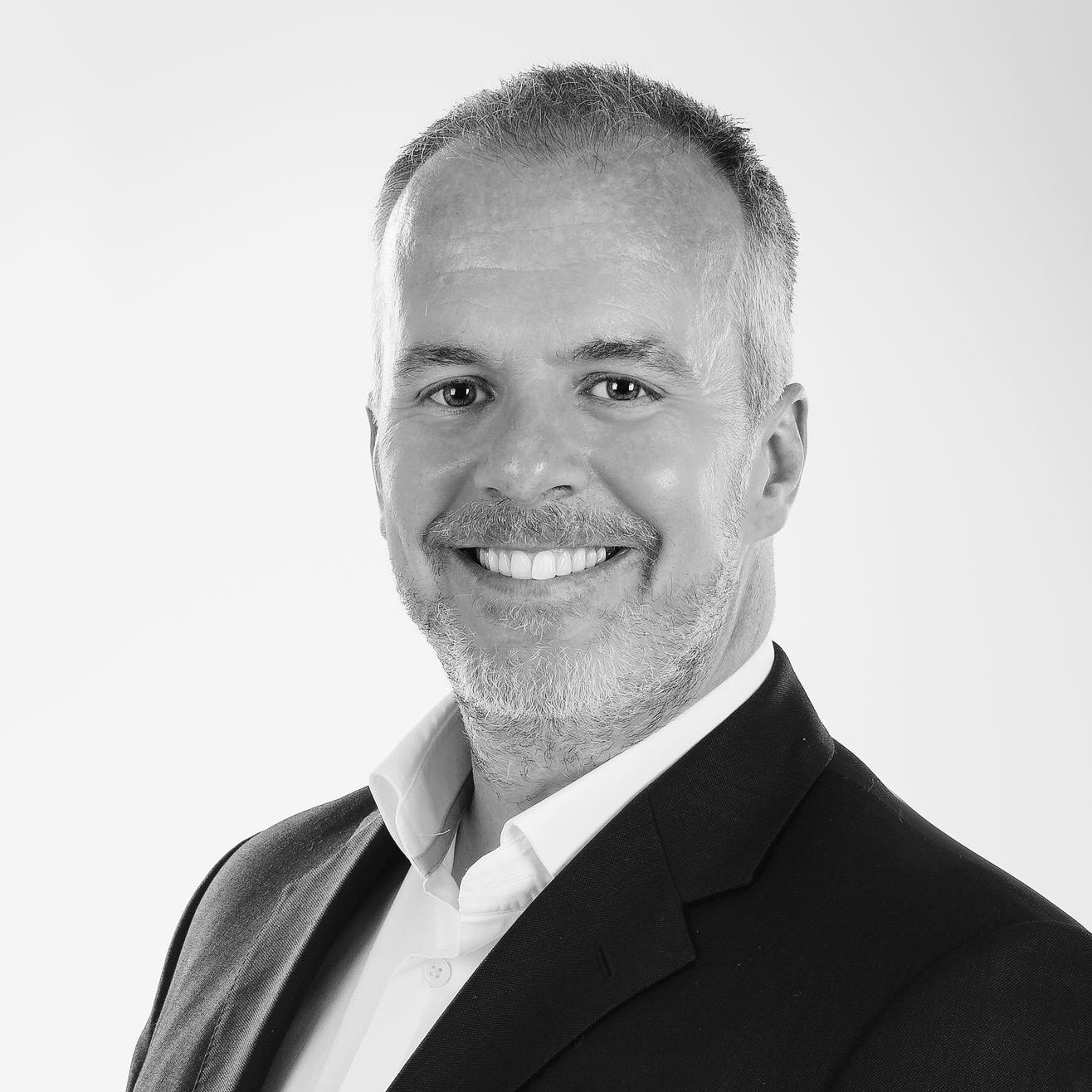 Dougie Cameron – Medium