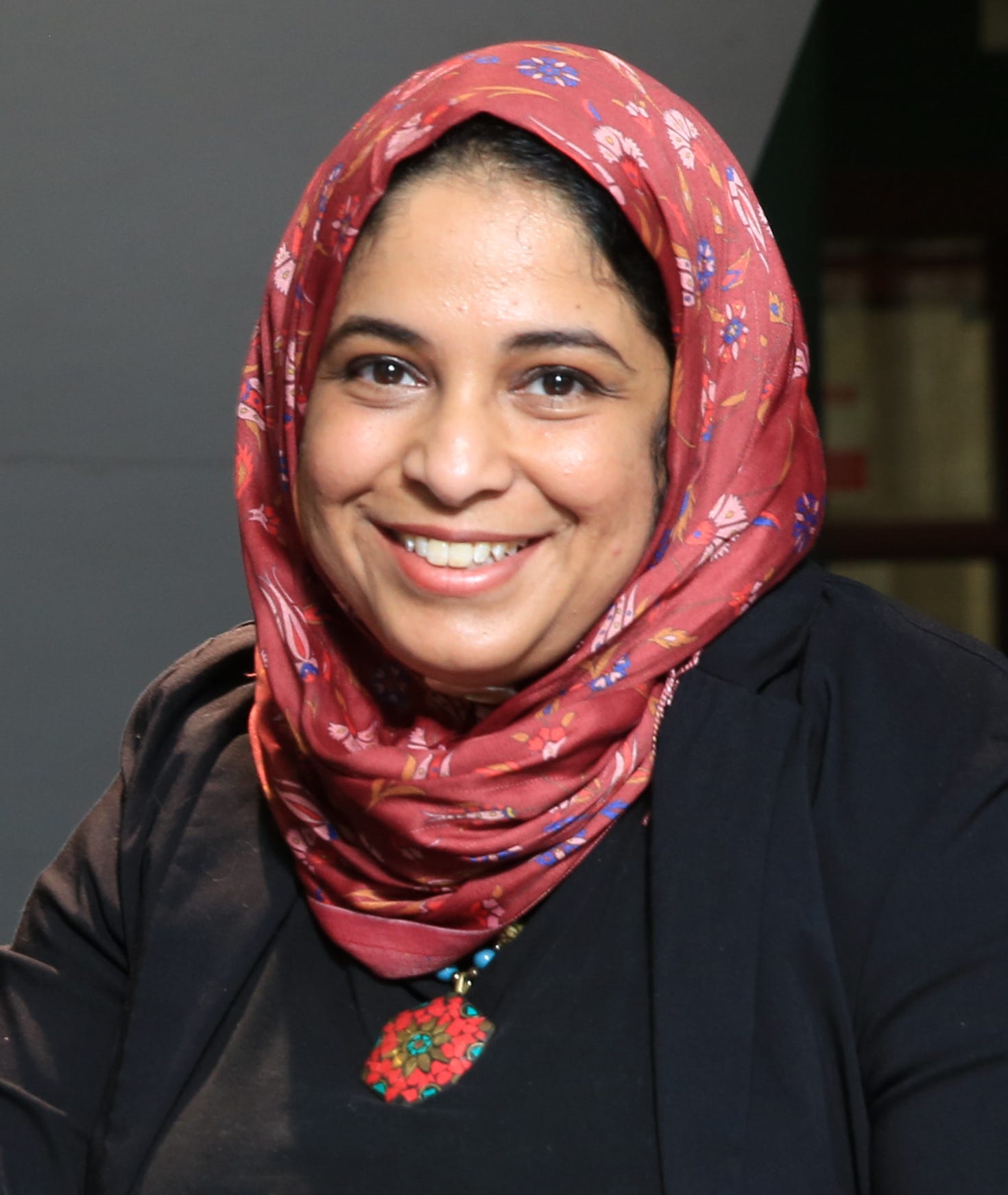 Wafa Hakim Orman – Medium