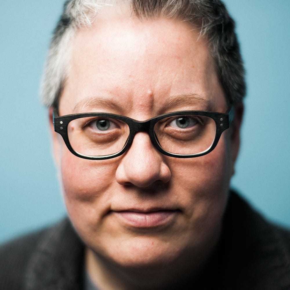 Kelly McCartney – Medium