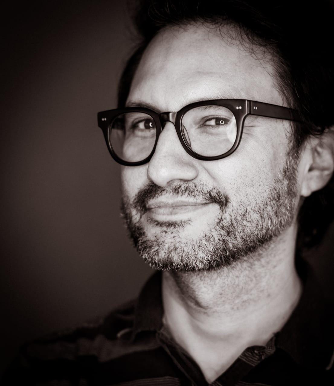Leon Velazquez – Medium