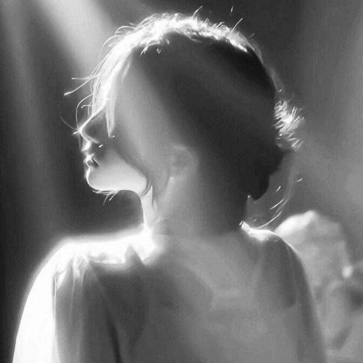 Senandung Asmara – Medium