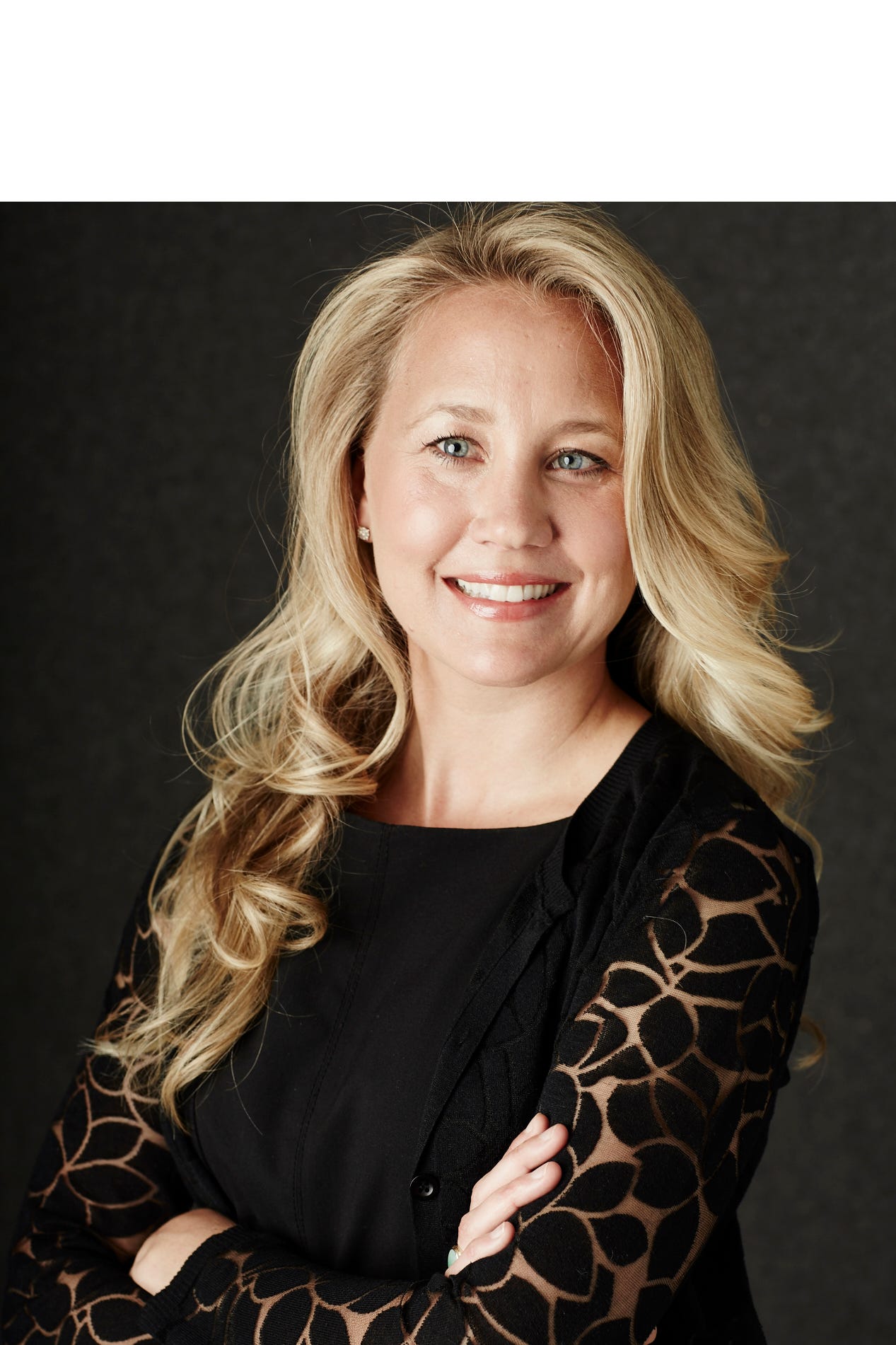 Eloise Bune – Medium