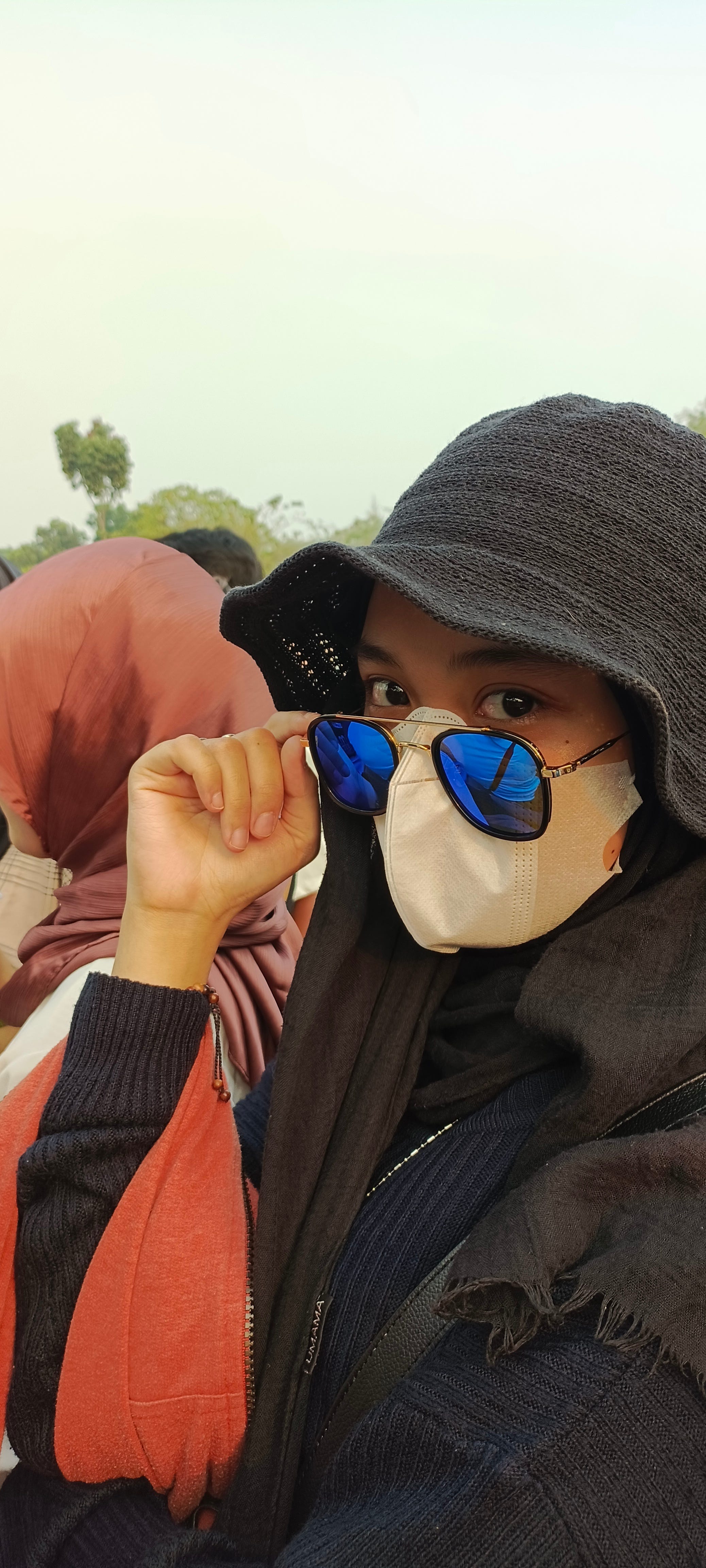 Azzah Kamilah – Medium