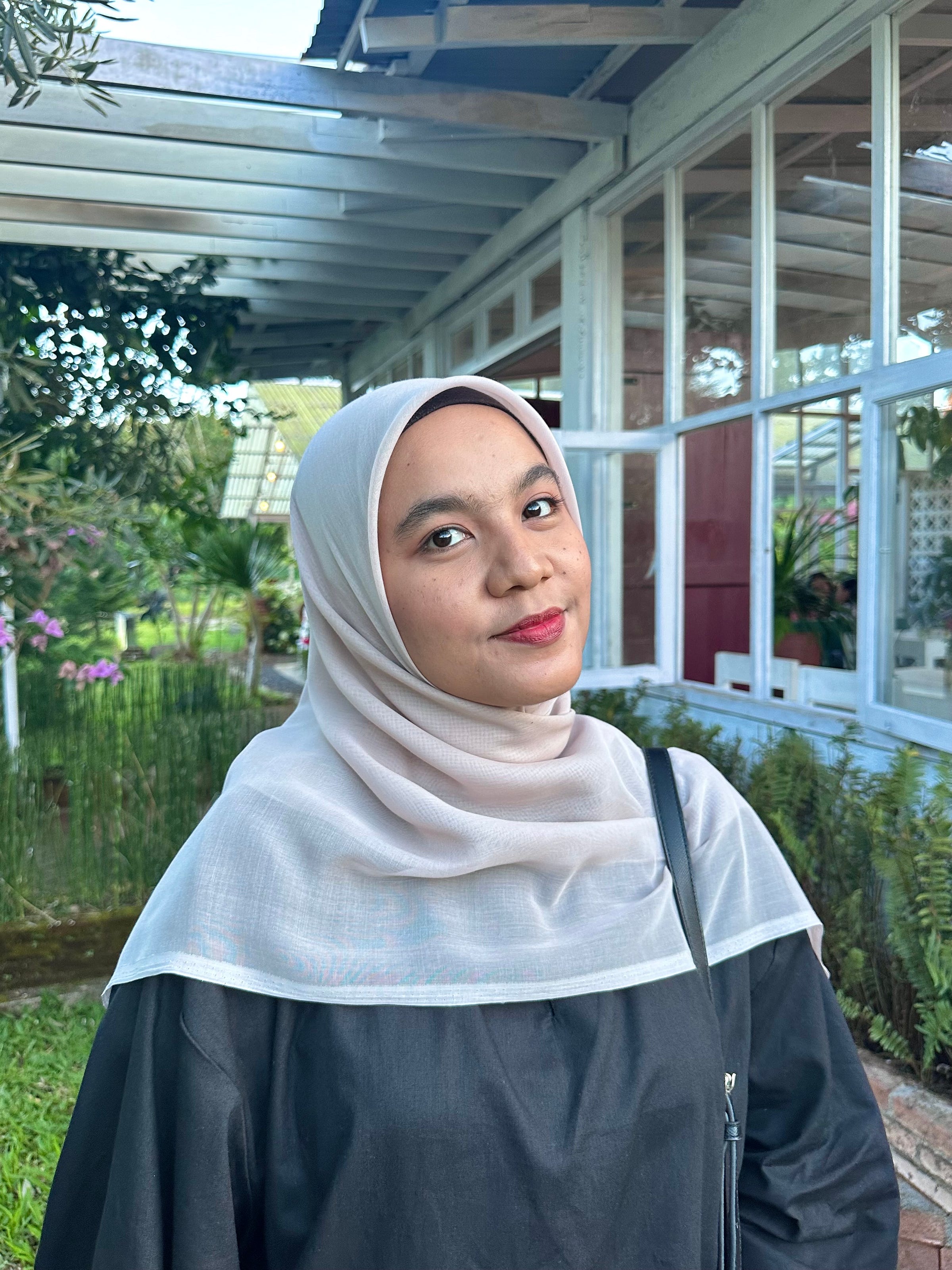 Dewi Nurjana – Medium