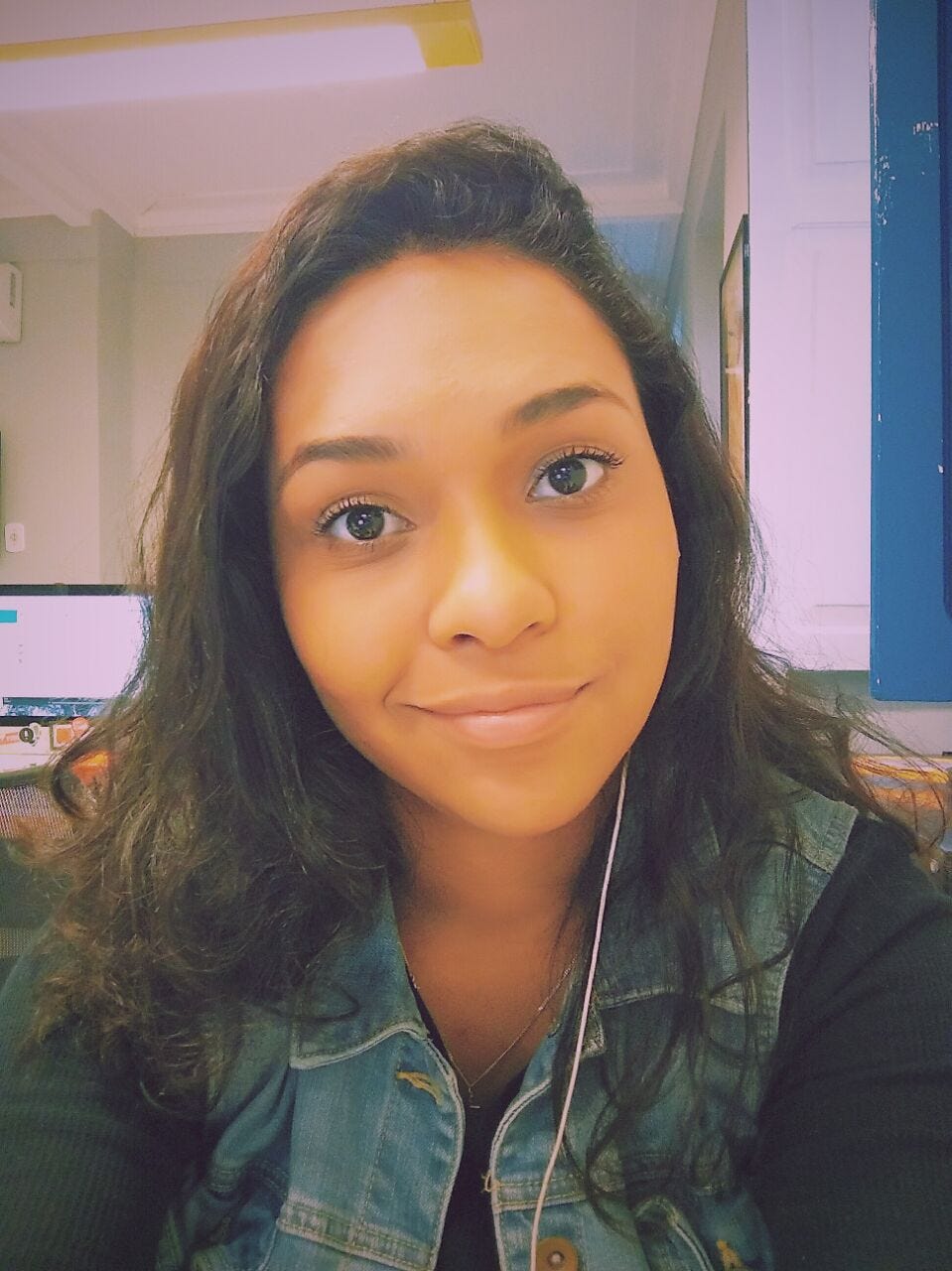 Elaine Caroline – Medium