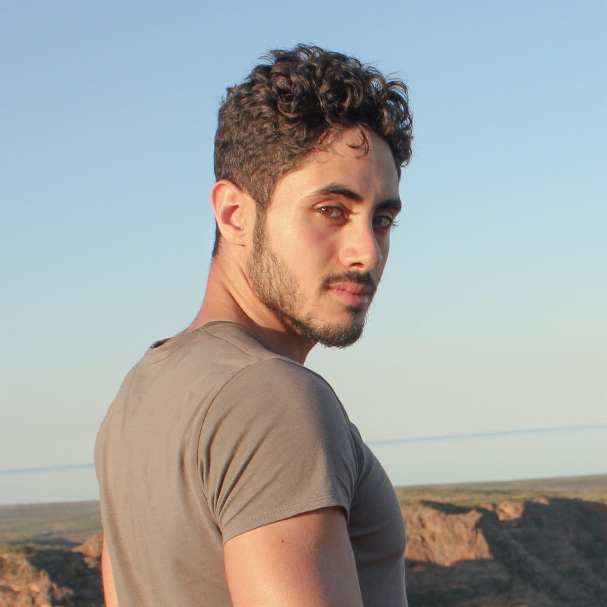 Ramy Ozara – Medium