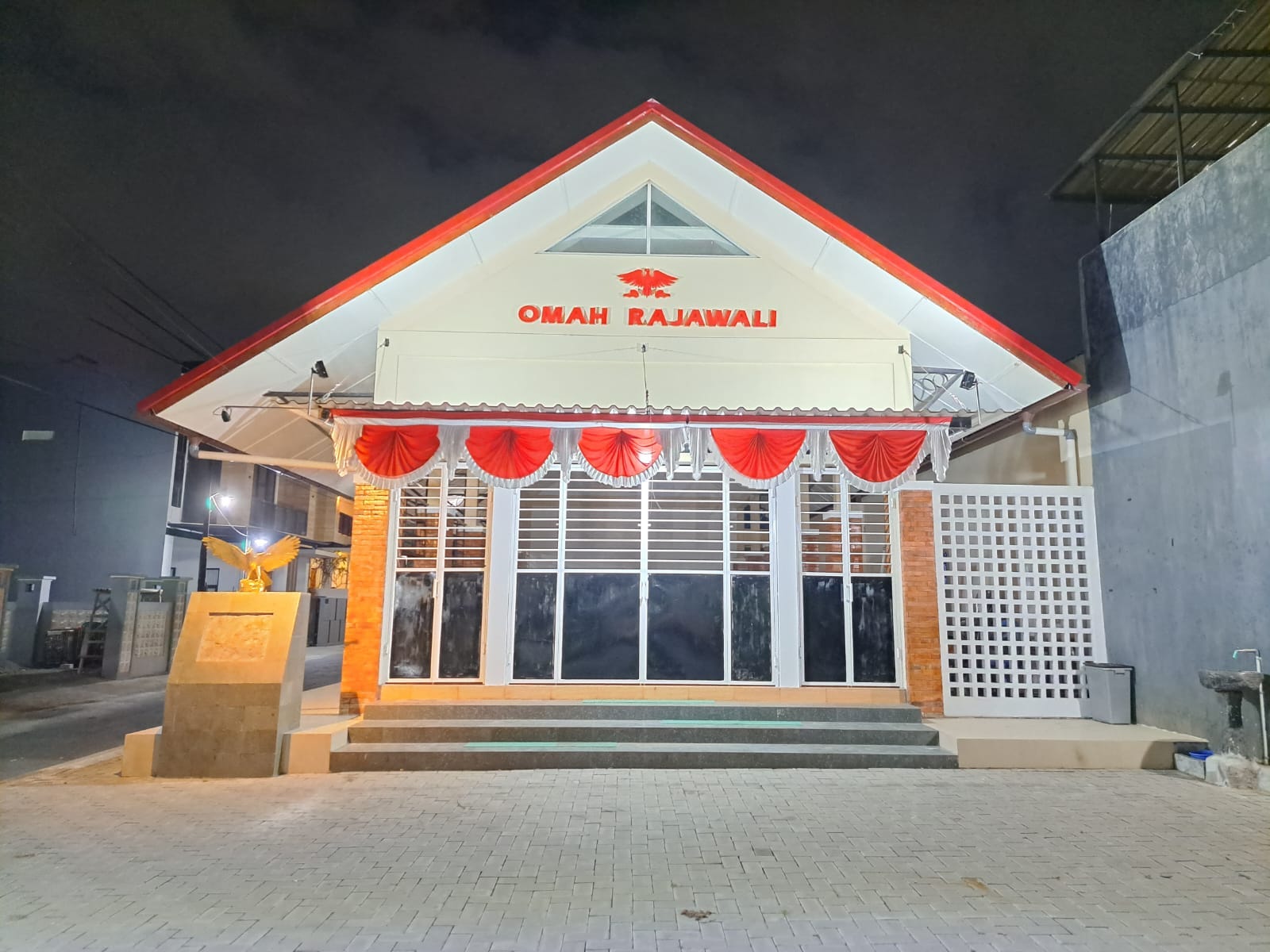 Omah Rajawali – Medium
