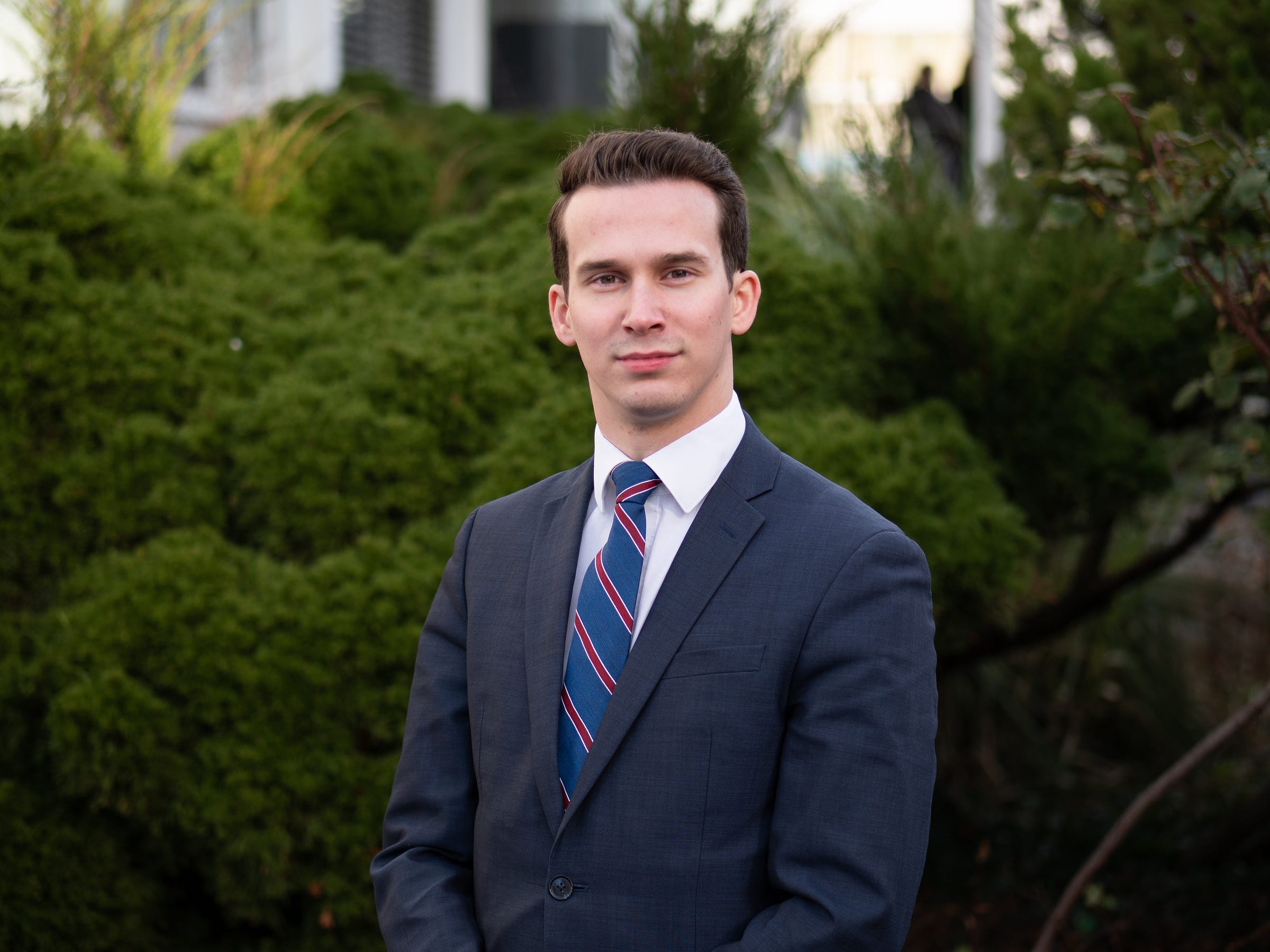 Alex Pombo – Medium