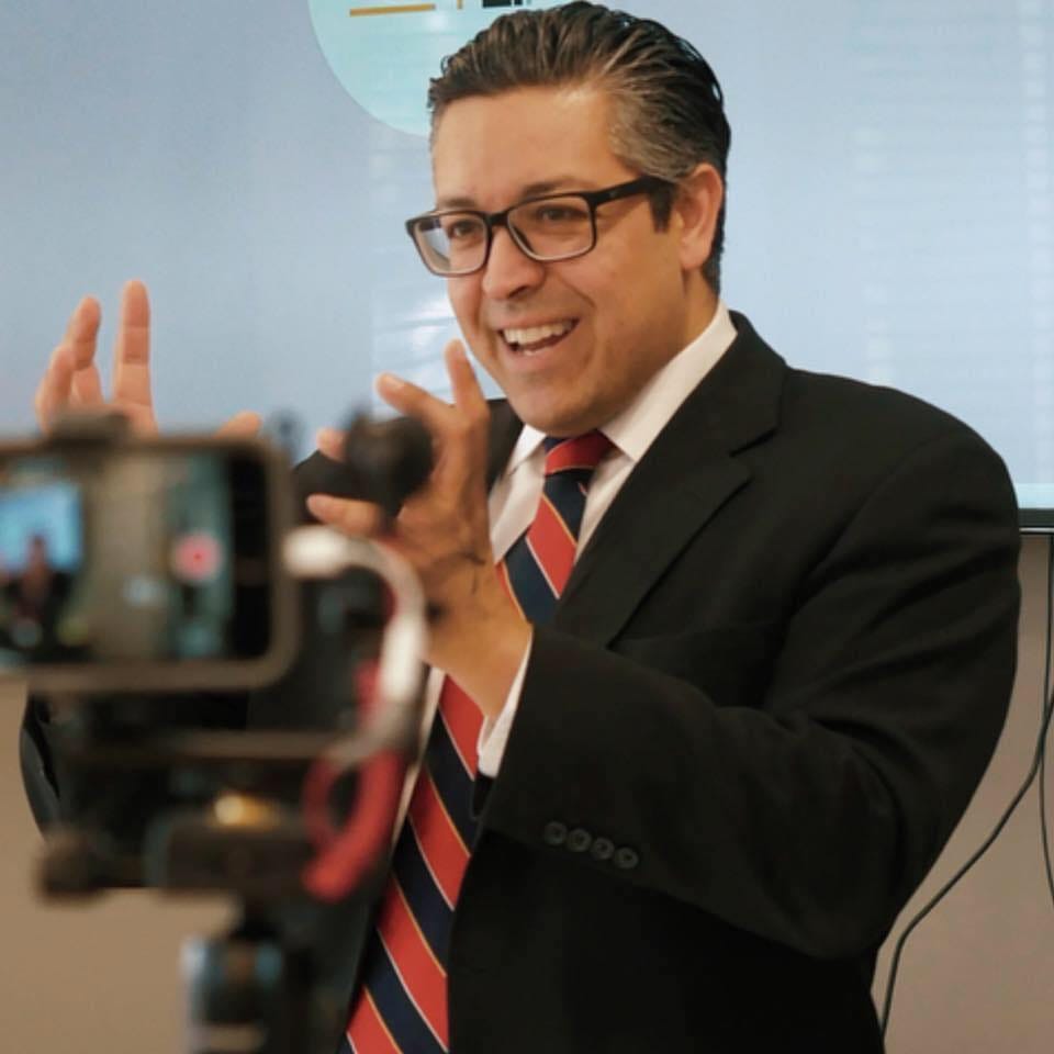 About – Hector G. Diaz – Medium