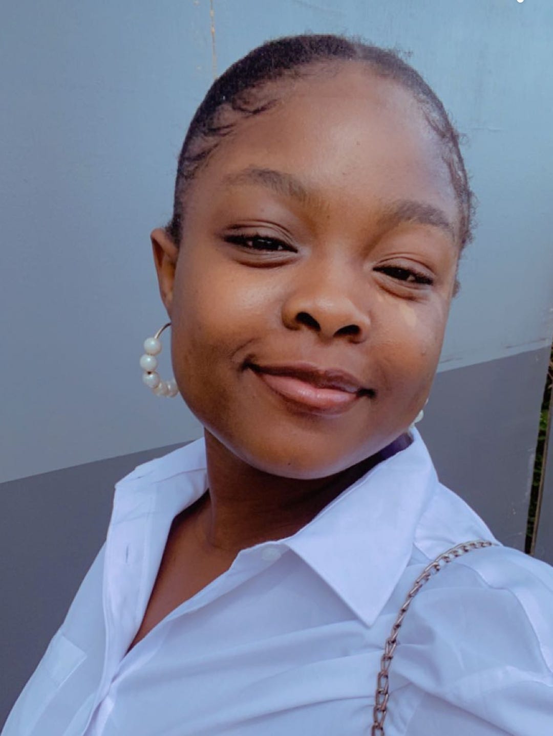 Lola Oyegbola – Medium