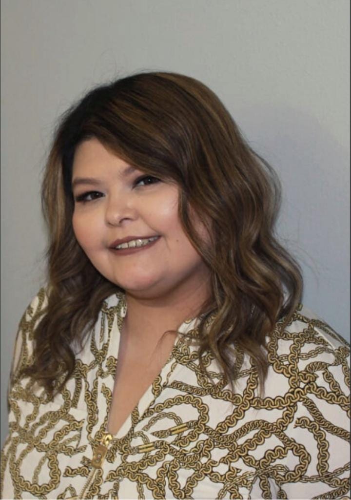 Corina De Los Santos – Medium