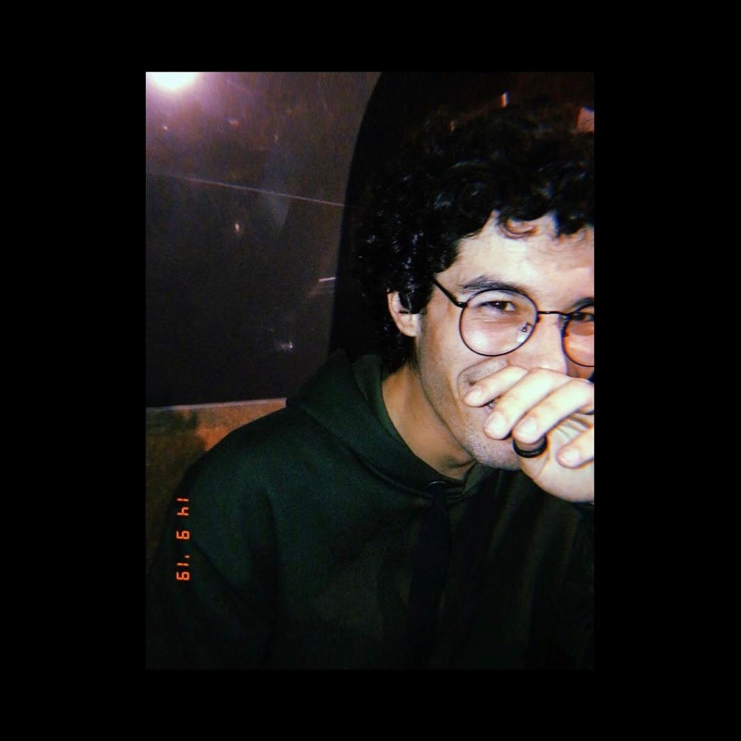 Caio Francisco – Medium