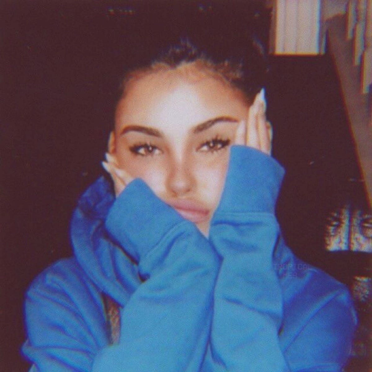 Ela Gunes – Medium