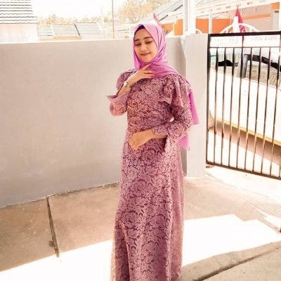 Zehra Zain – Medium