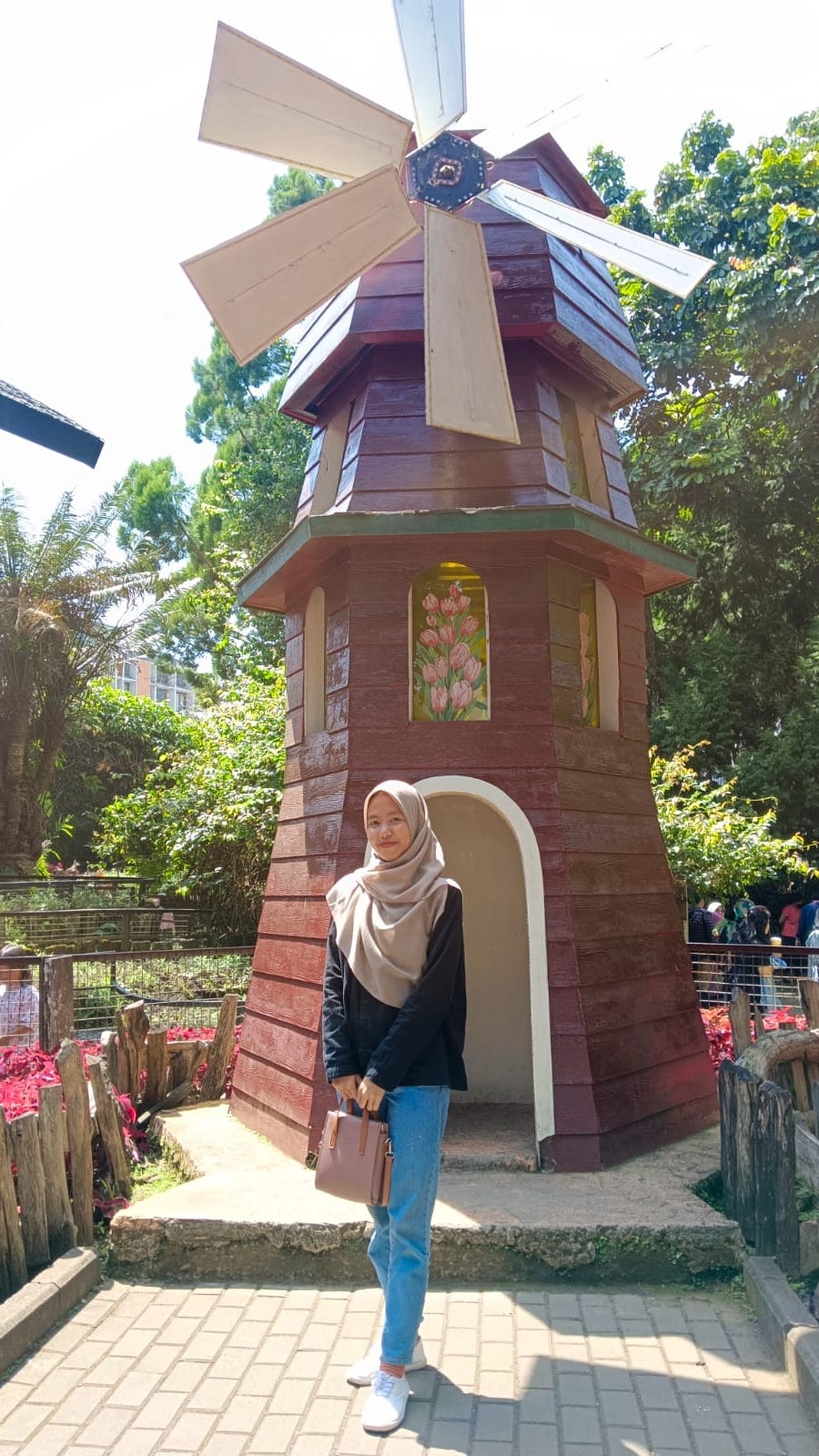Ratu Sahara Frasetia on Medium curated some lists