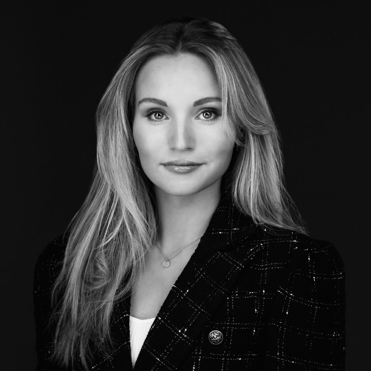 Paige Hoffmann – Medium