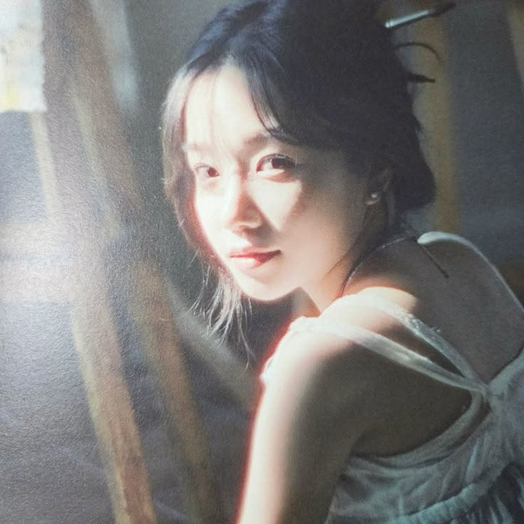 blooming lily – Medium