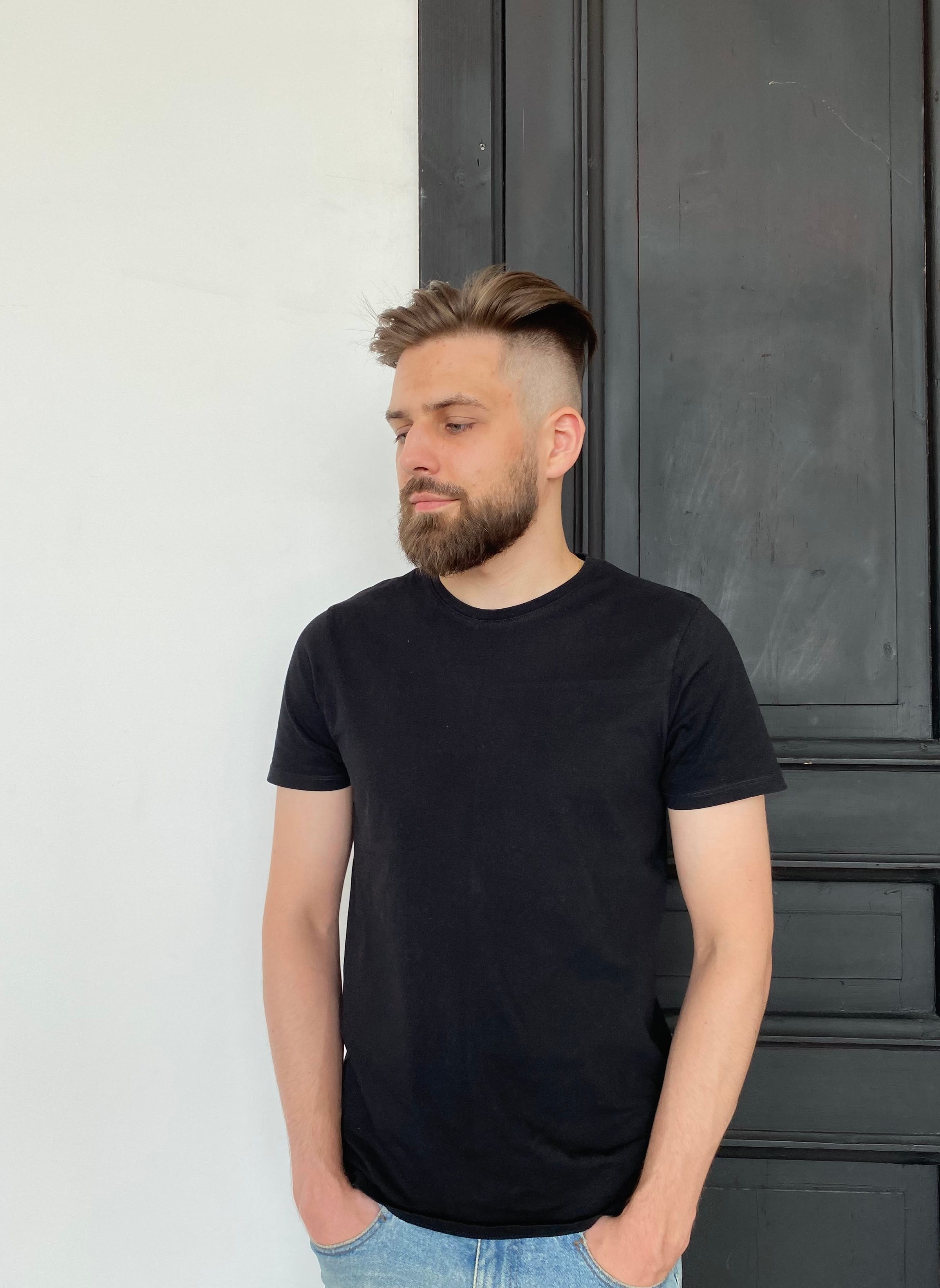 Roman Guskov – Medium