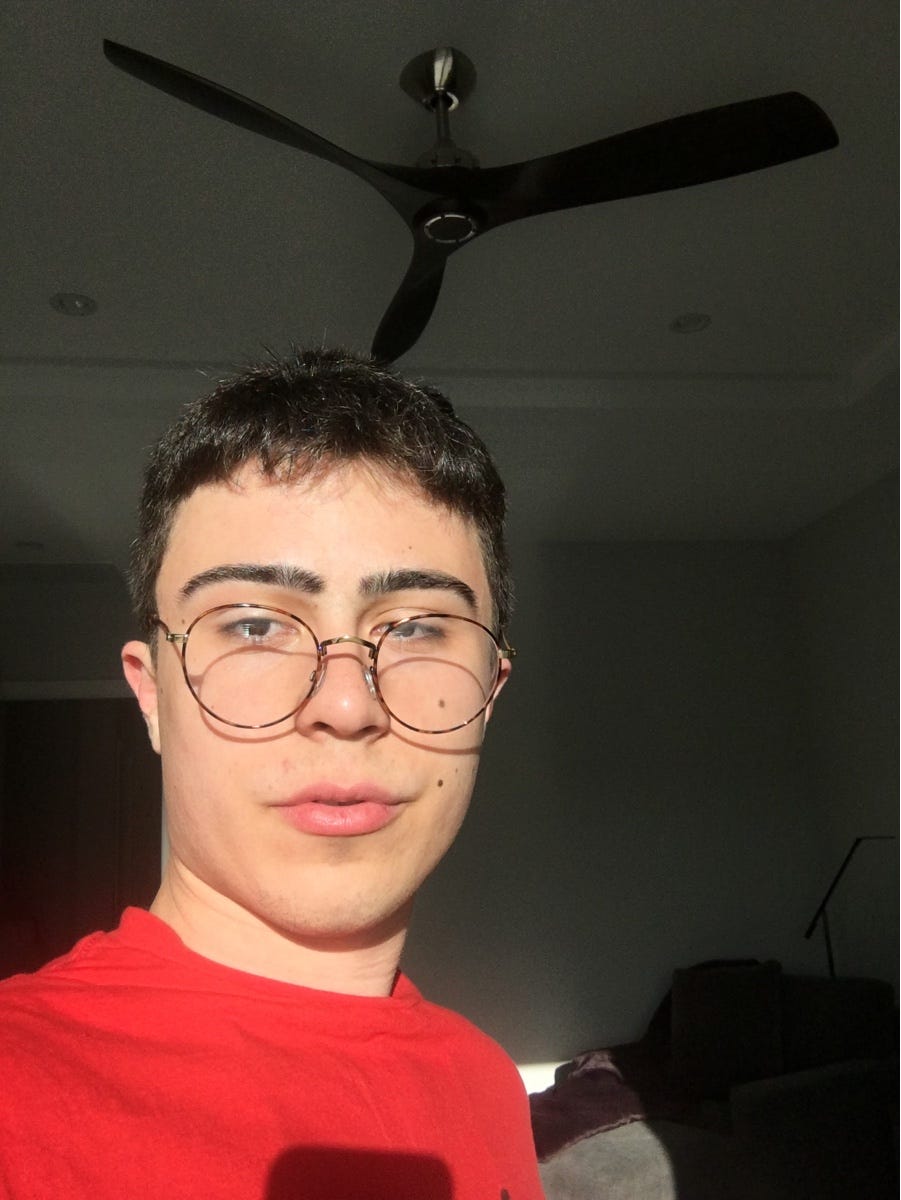 Lucas Kelly – Medium