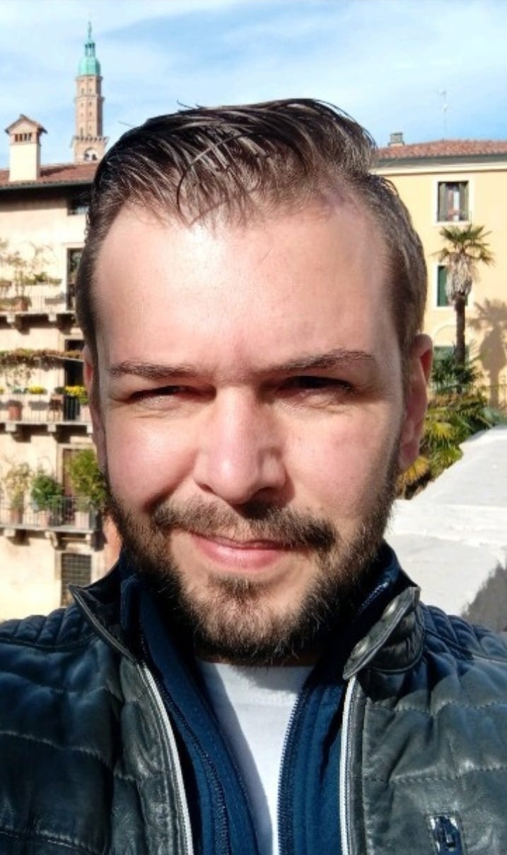 Alexander Hauk – Medium