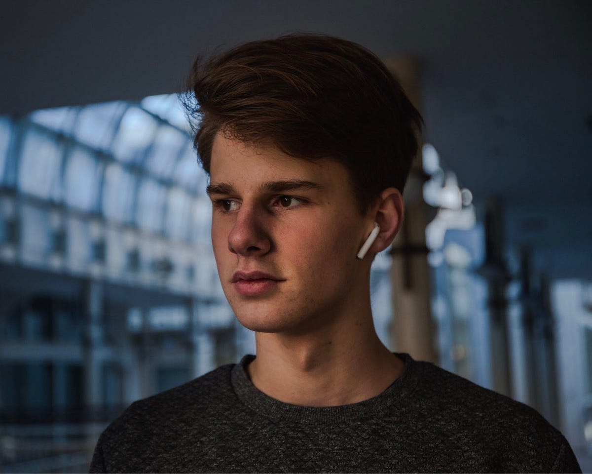 Elias Hennemeyer – Medium