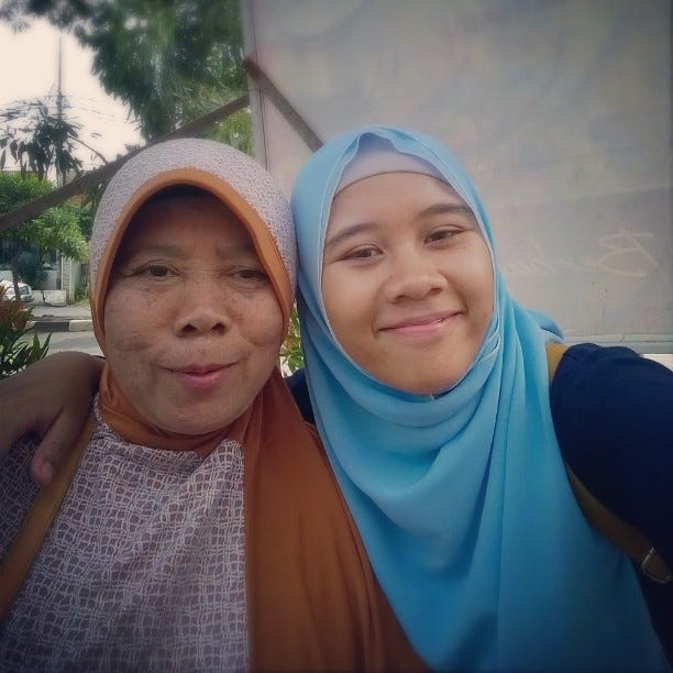 AIDINA ANISA – Medium