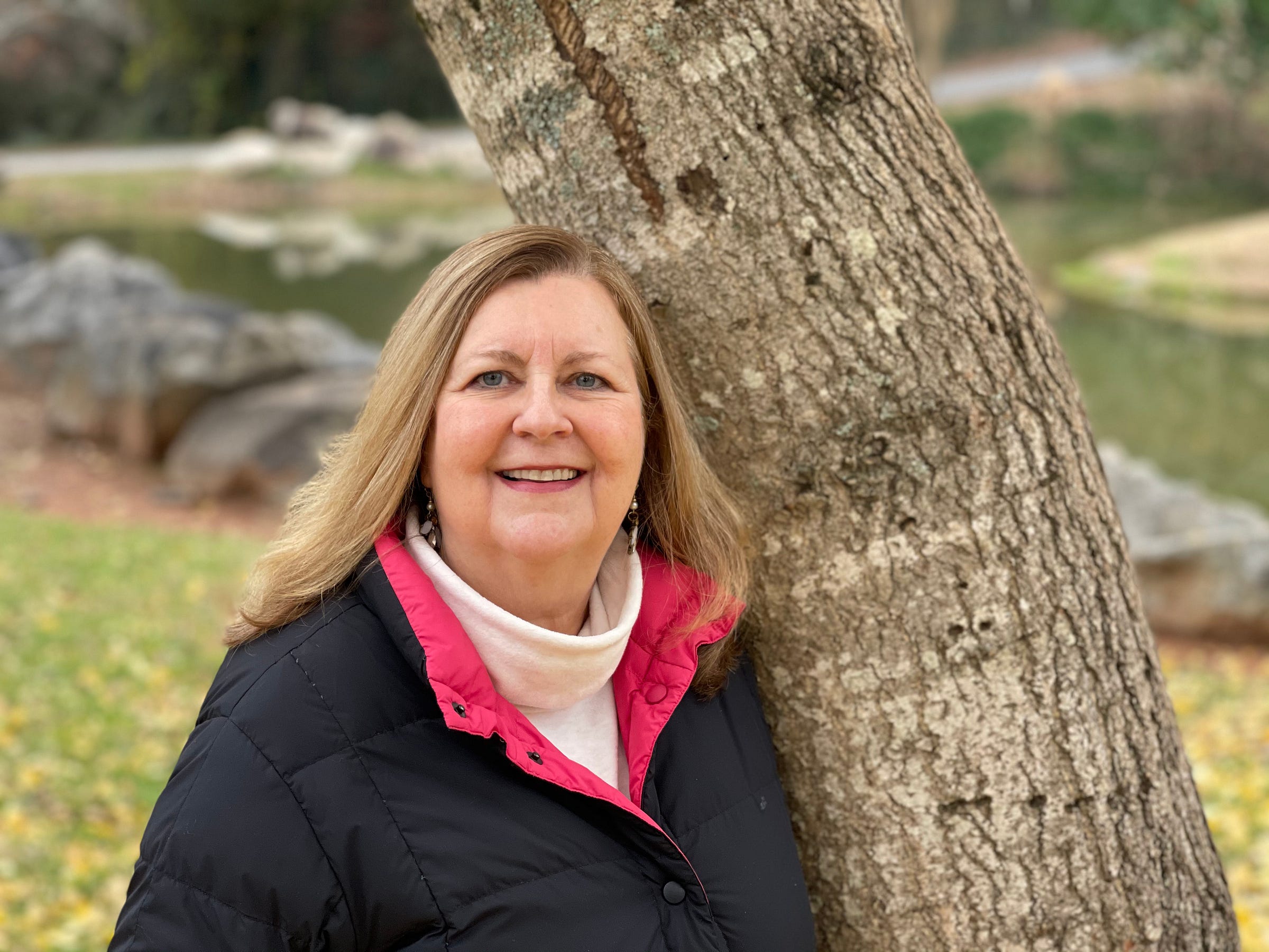 About – Donna Hudson - Beekeeper Donna – Medium