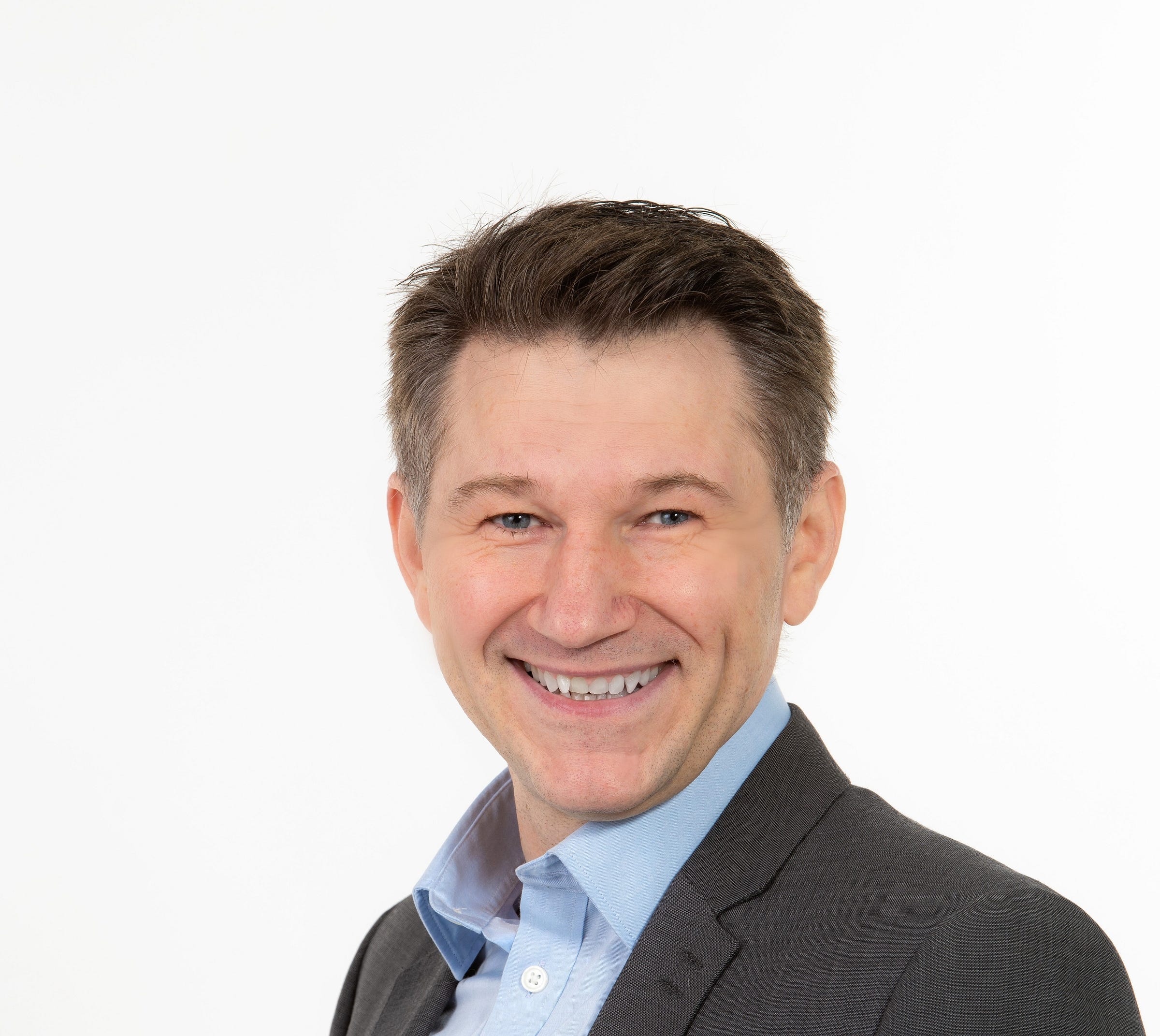 Steven Moore – Medium