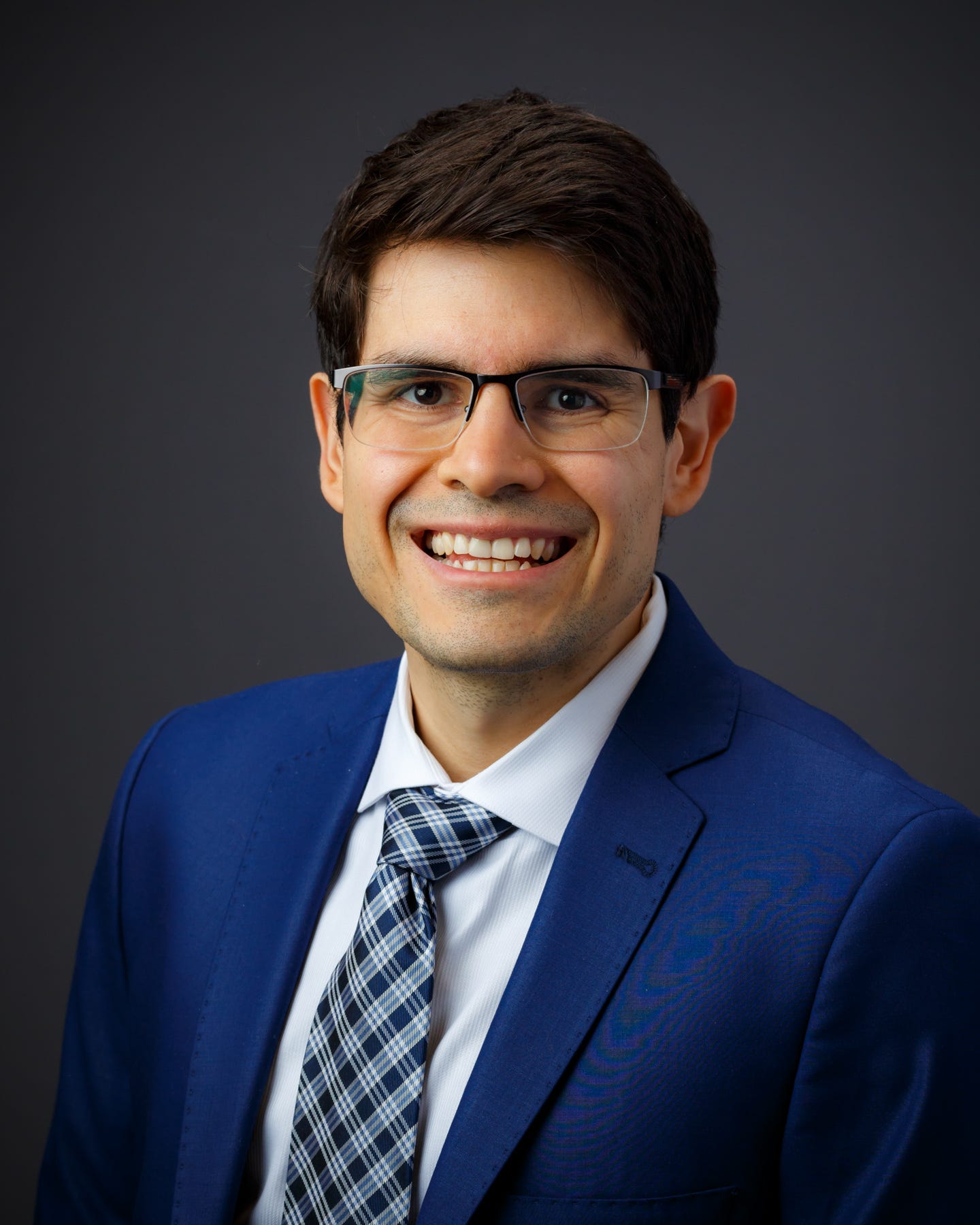Antonio Armas – Medium