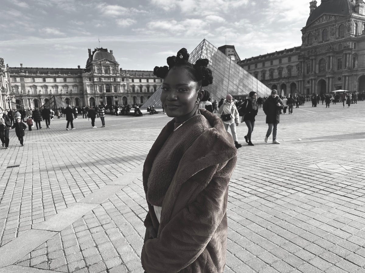 Ayomi Bam – Medium