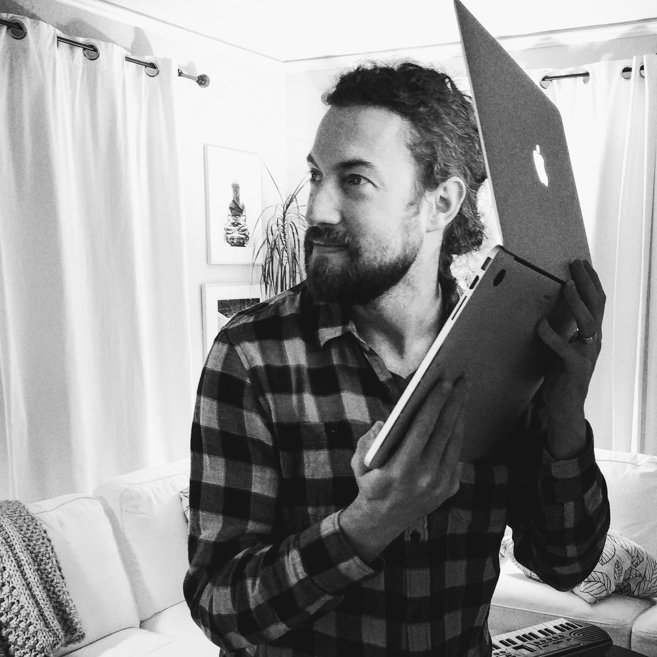 Andy Price – Medium